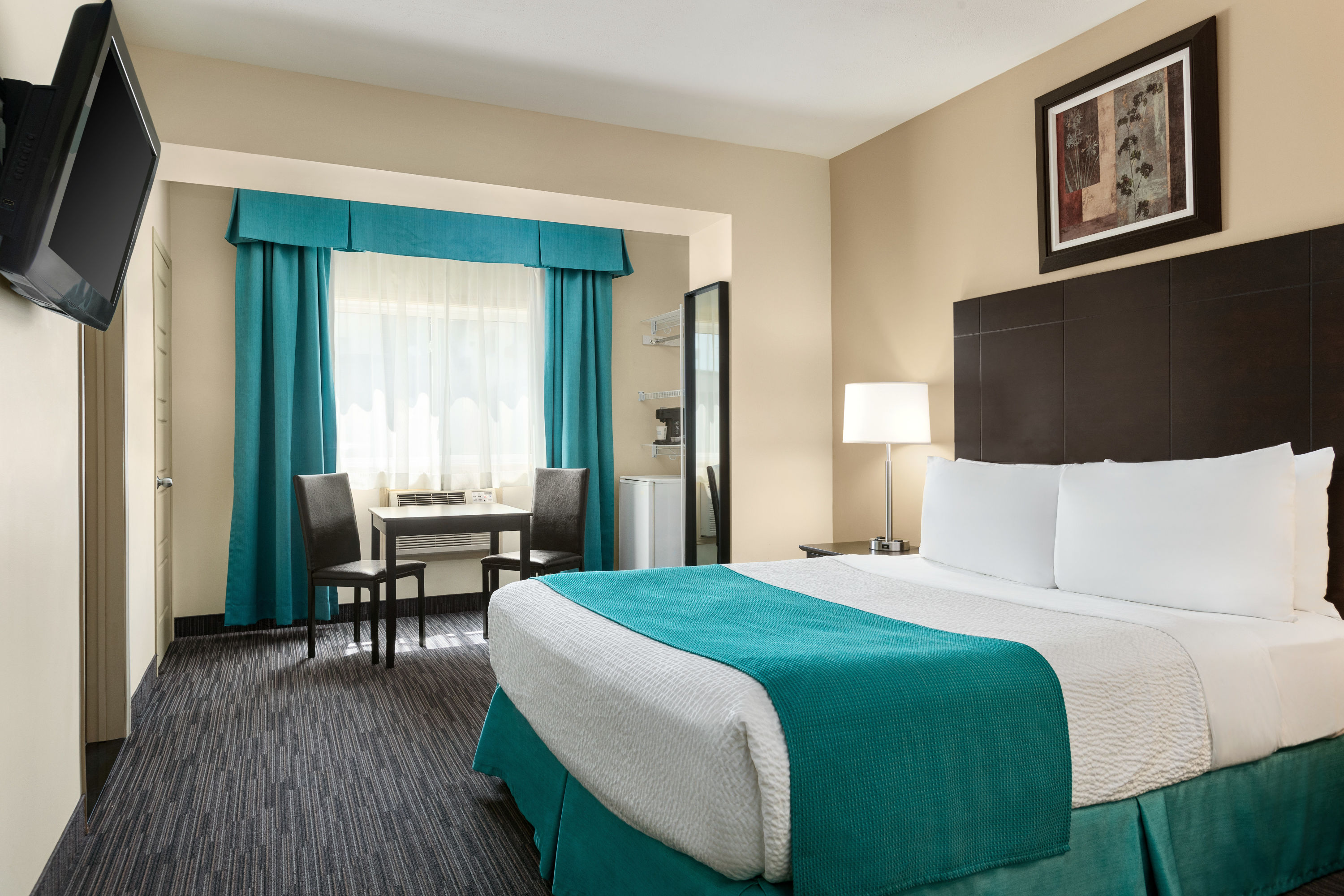 Days Inn by Wyndham Montreal East | Saint-Leonard, QC Hotels