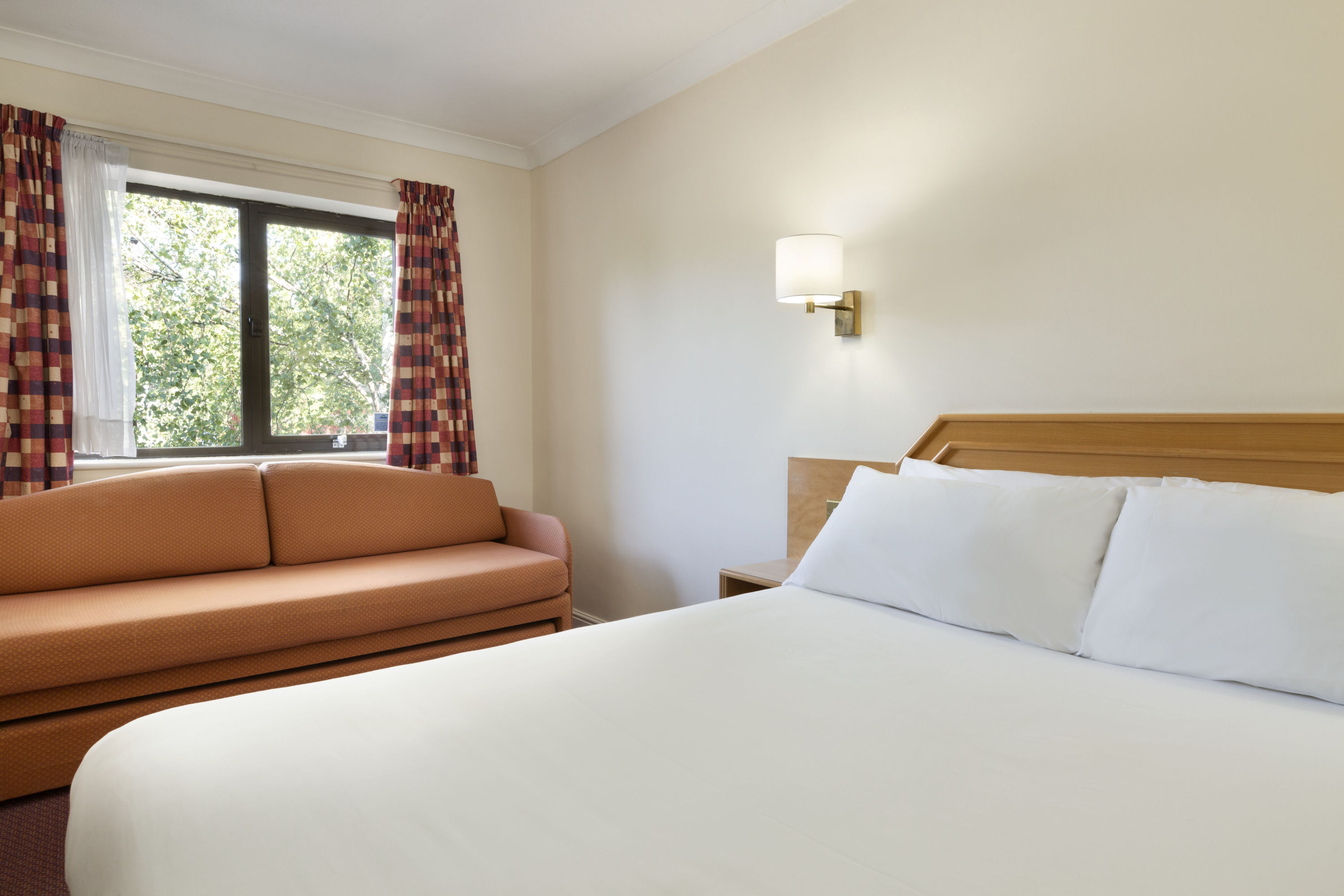 Days Inn by Wyndham Southampton Rownhams | Southampton, GB Hotels