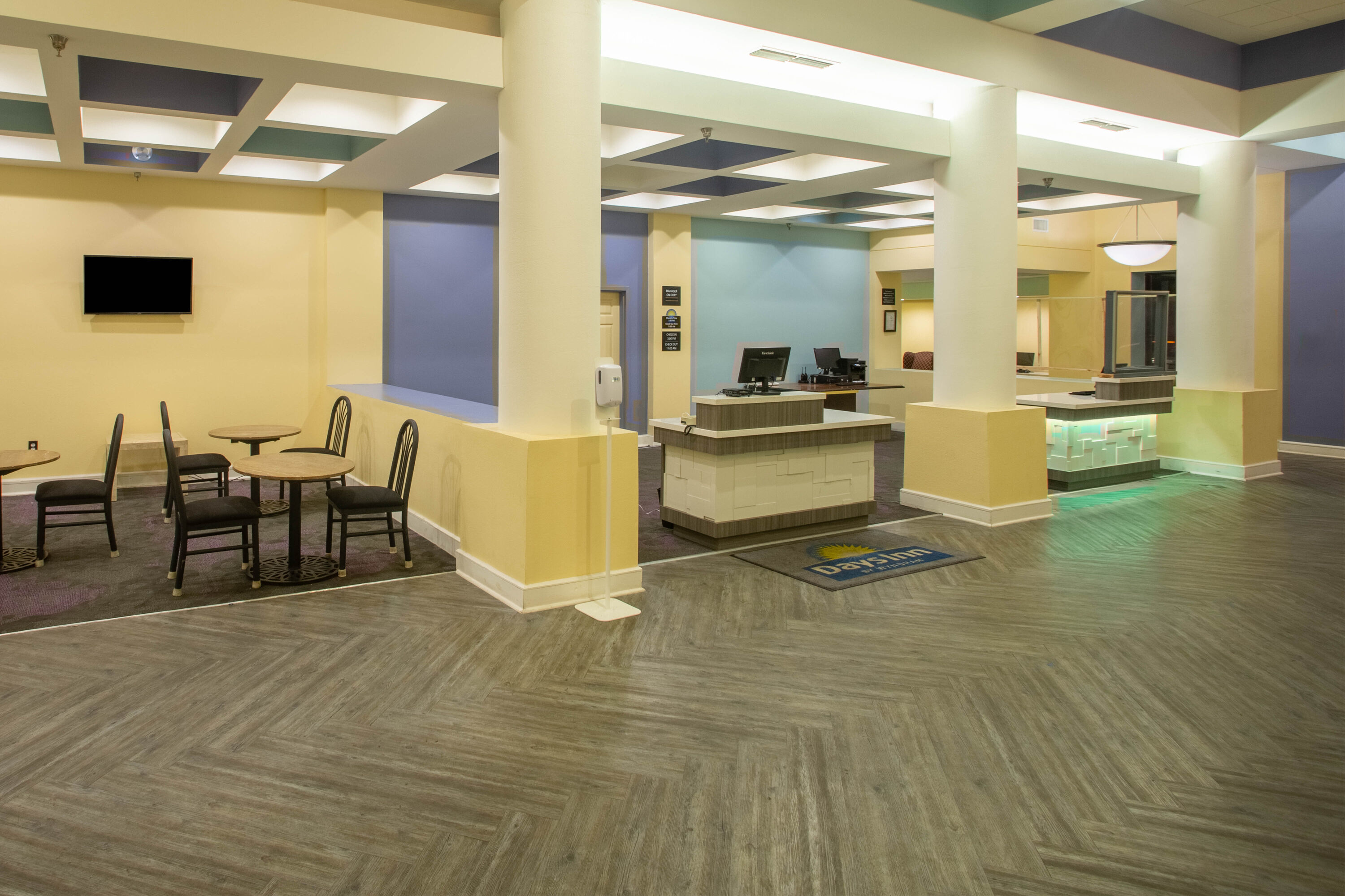 Days Inn by Wyndham Mobile I-65 | Mobile, AL Hotels