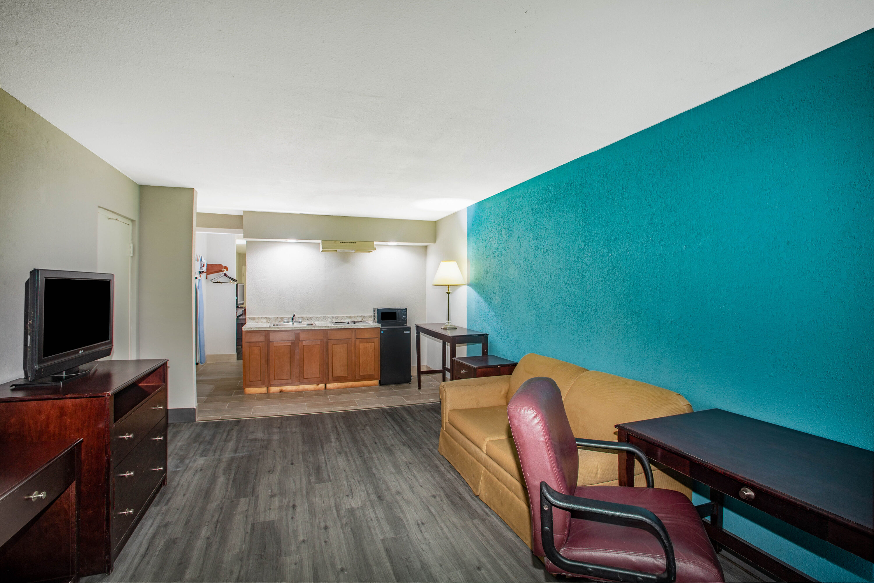 Days Inn by Wyndham Mobile I-65 | Mobile, AL Hotels