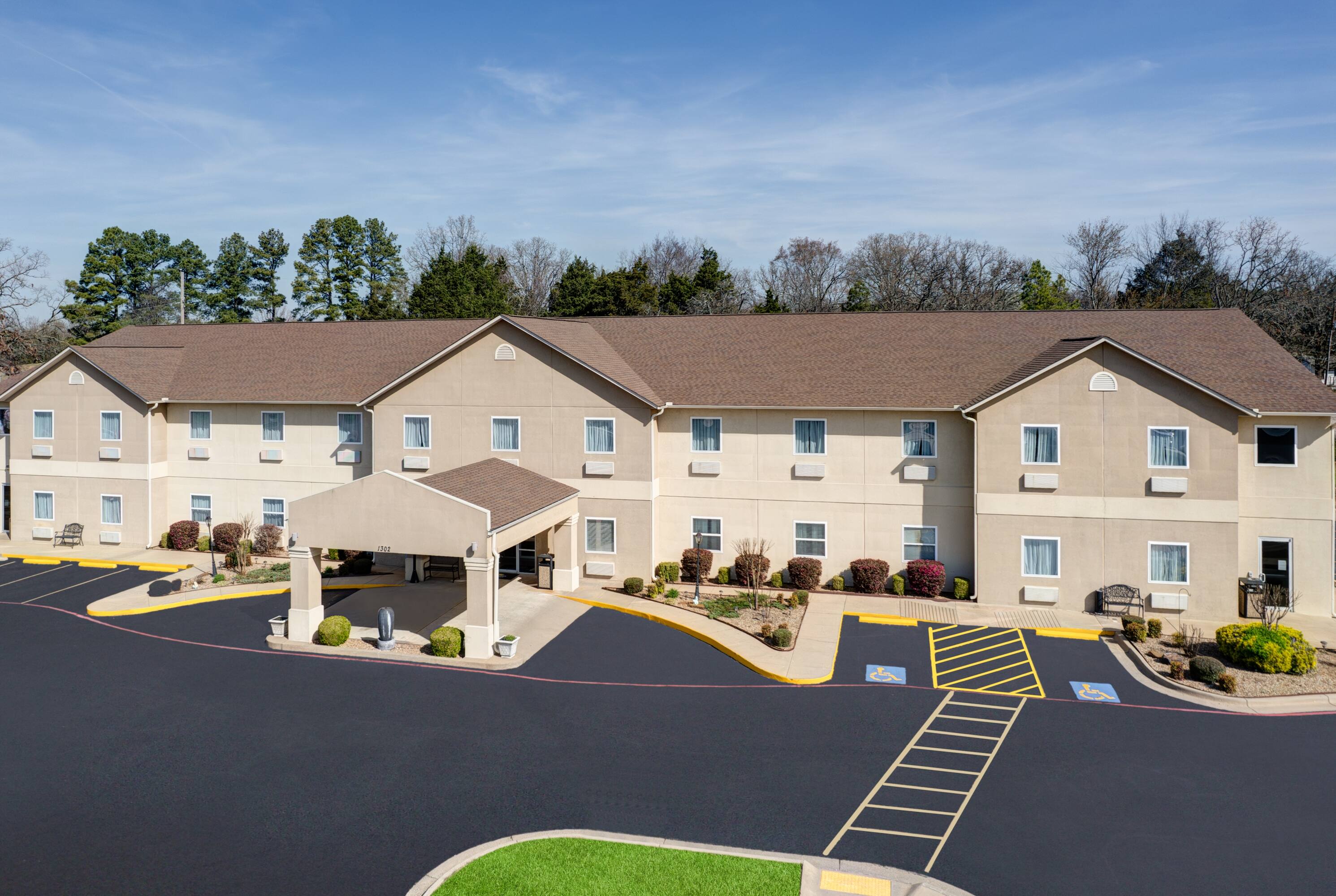 Days Inn & Suites by Wyndham Cabot | Cabot, AR Hotels