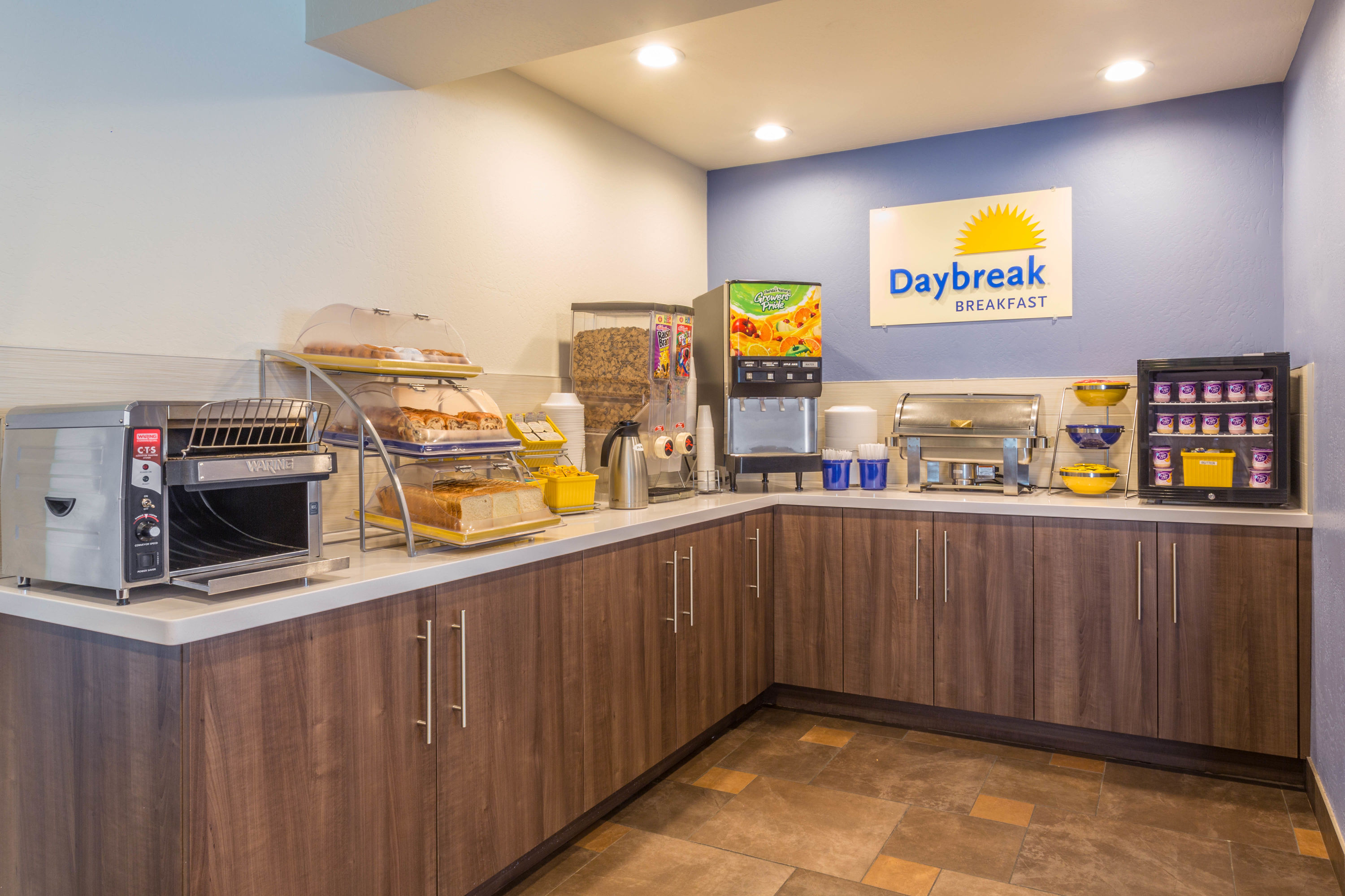 Days Inn & Suites by Wyndham East Flagstaff | Flagstaff, AZ Hotels