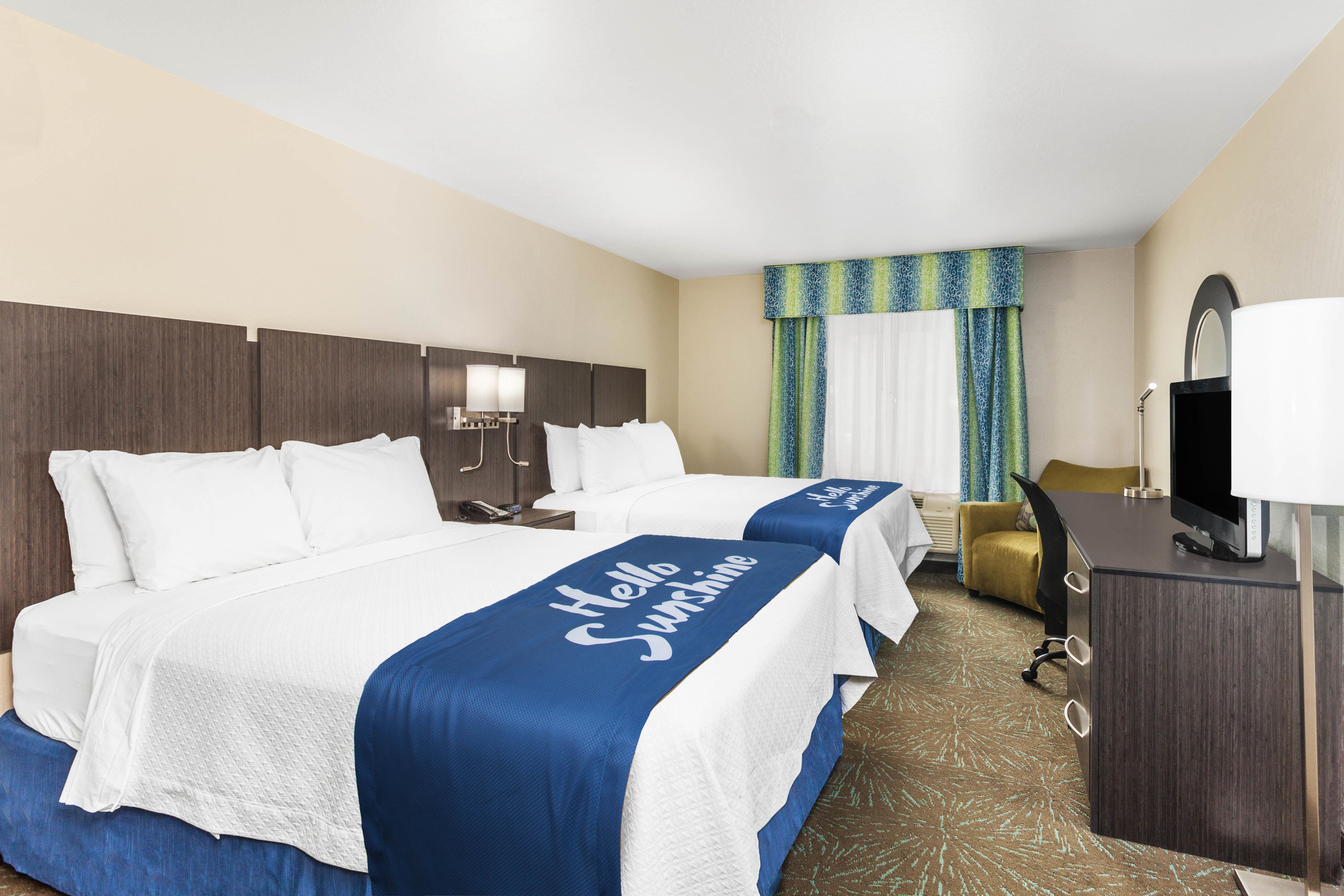 Days Inn & Suites by Wyndham East Flagstaff | Flagstaff, AZ Hotels