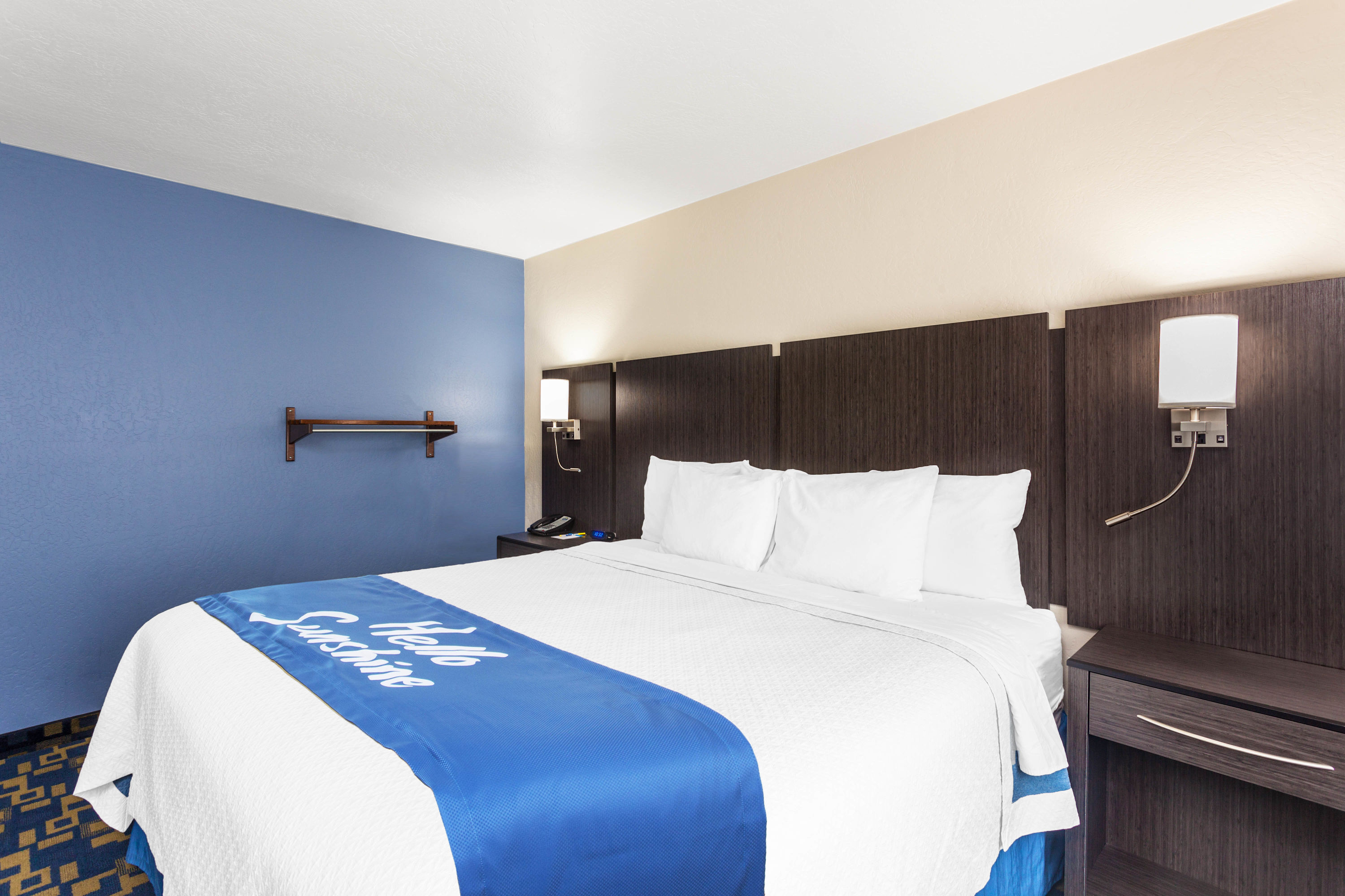 Days Inn & Suites by Wyndham East Flagstaff | Flagstaff, AZ Hotels