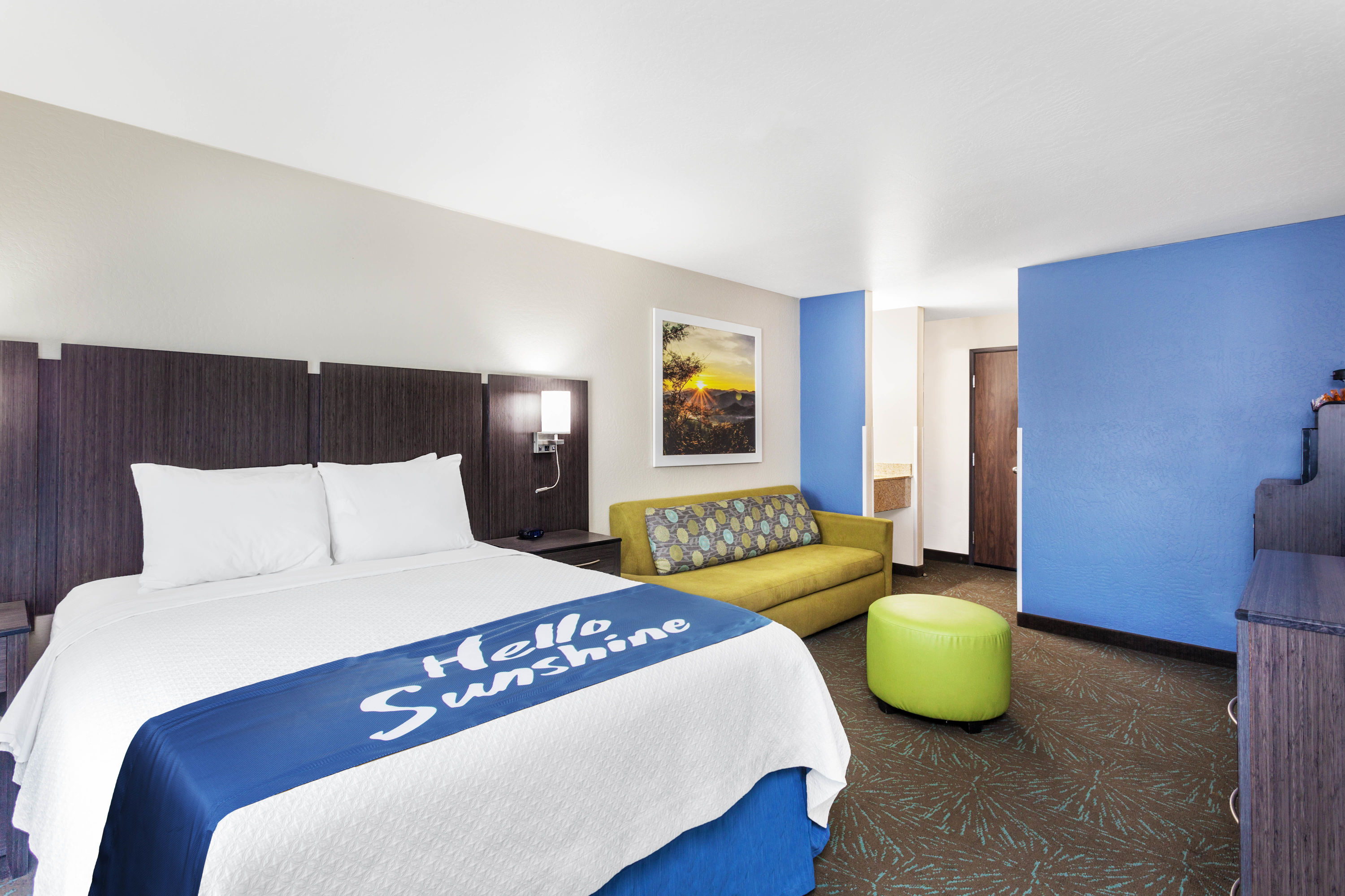 Days Inn & Suites by Wyndham East Flagstaff | Flagstaff, AZ Hotels