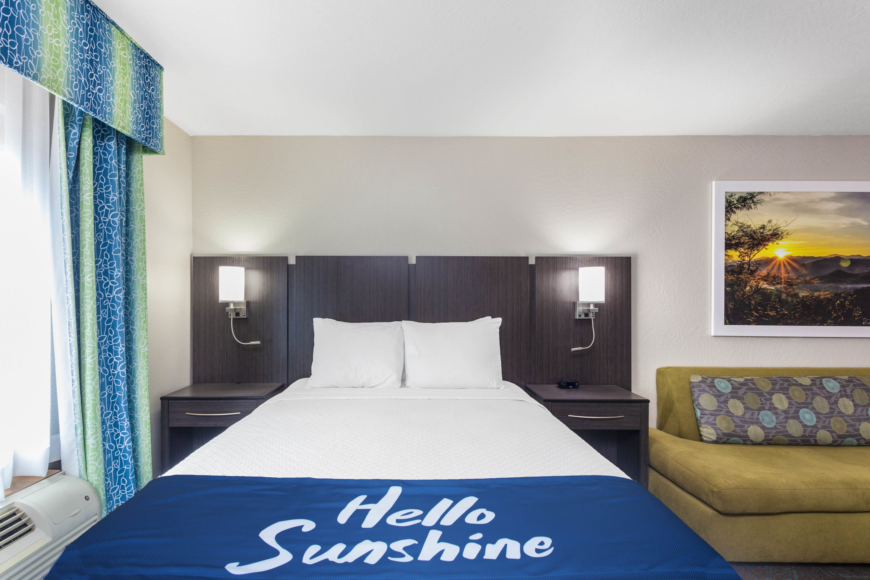 Days Inn & Suites by Wyndham East Flagstaff | Flagstaff, AZ Hotels
