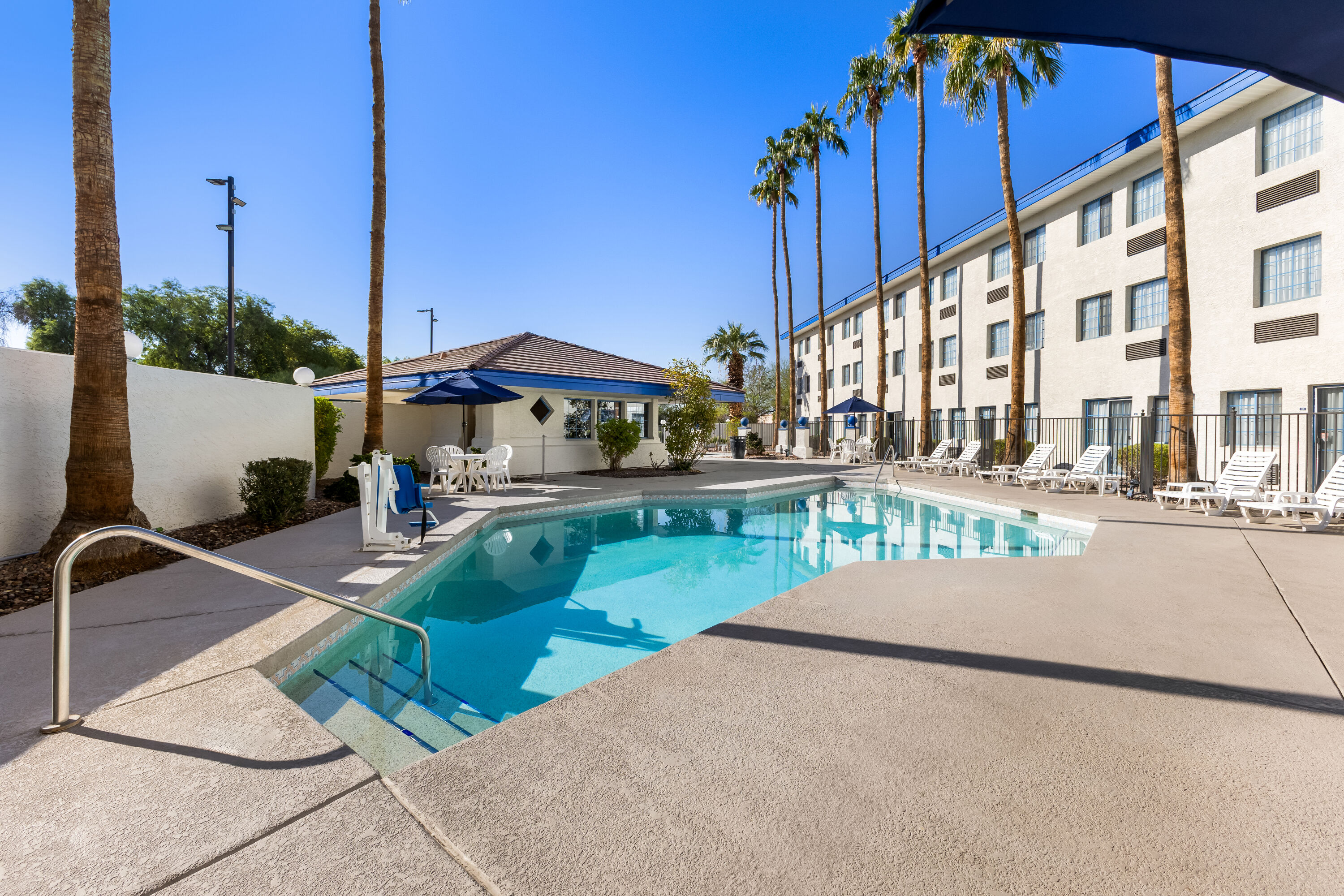Days Inn & Suites by Wyndham Mesa Near Phoenix | Mesa, AZ Hotels