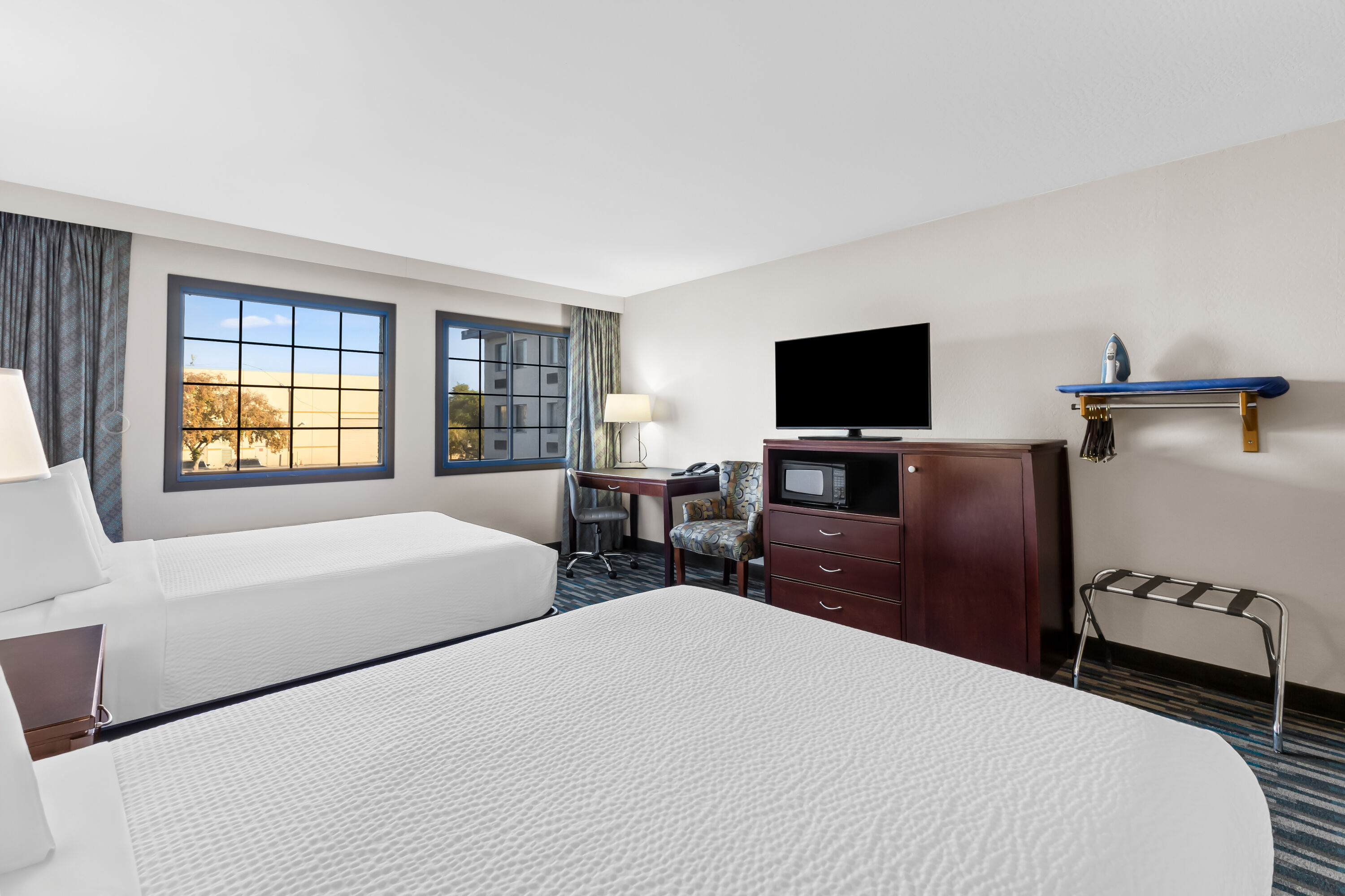 Days Inn & Suites by Wyndham Mesa Near Phoenix | Mesa, AZ Hotels