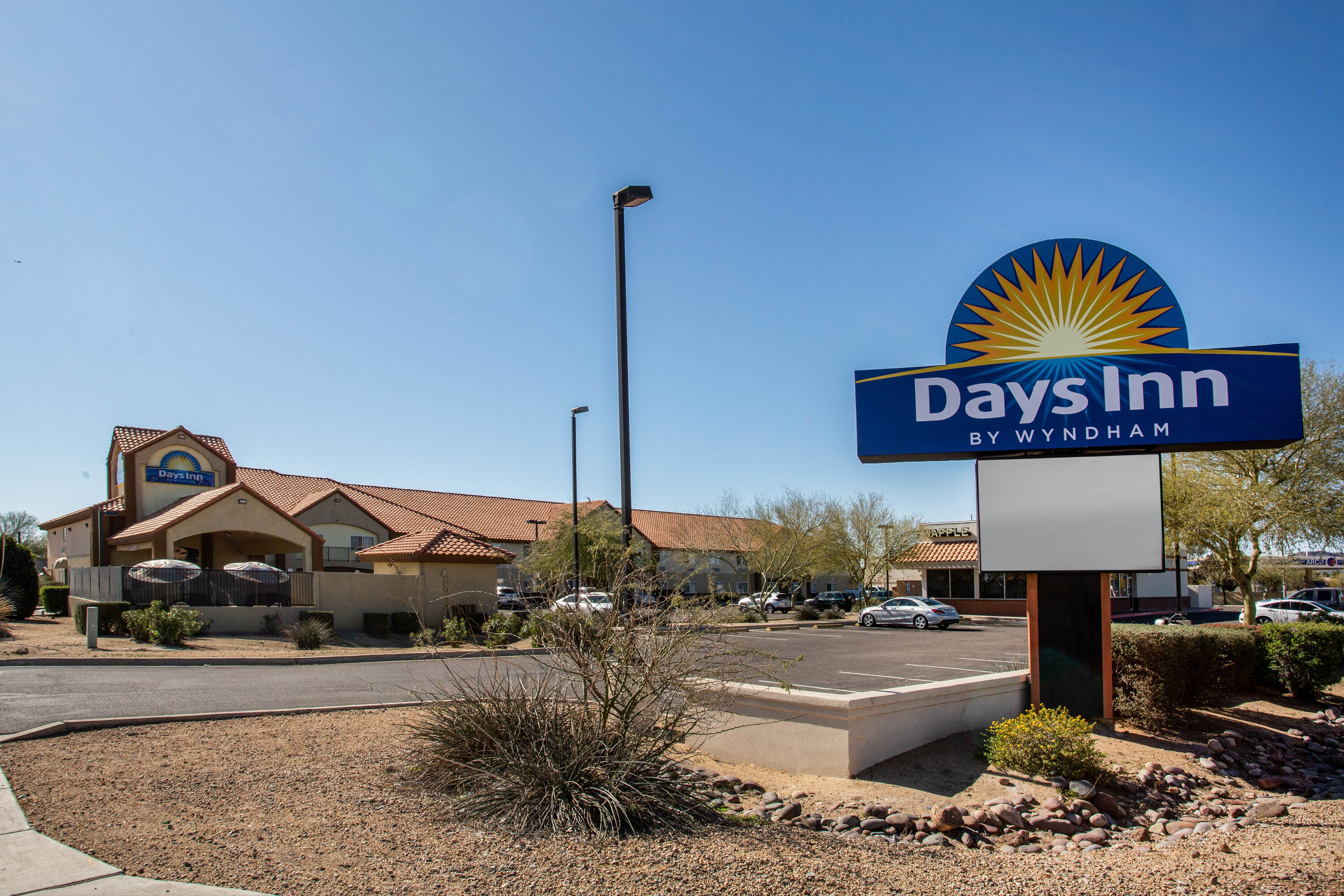 Days Inn by Wyndham Phoenix North | Phoenix, AZ Hotels