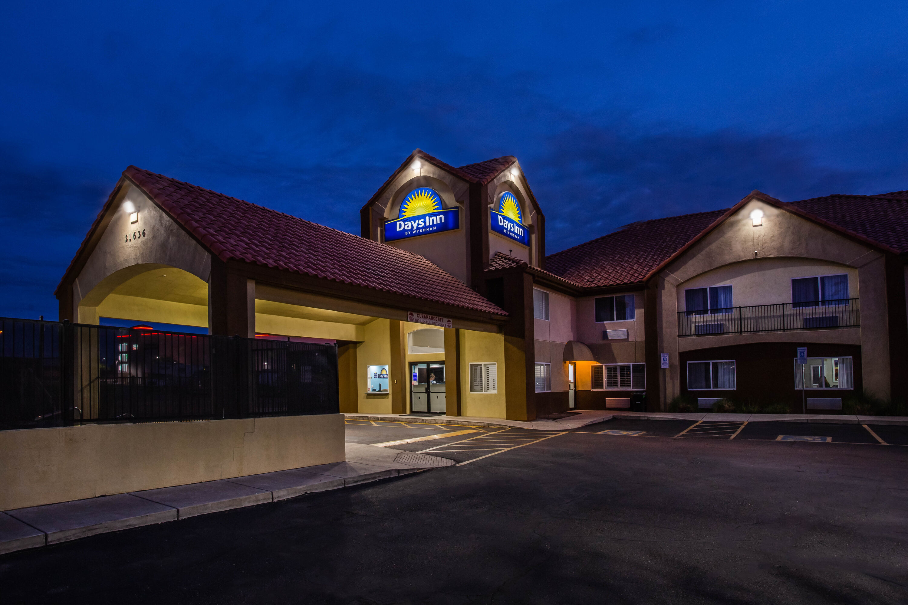 Days Inn by Wyndham Phoenix North | Phoenix, AZ Hotels