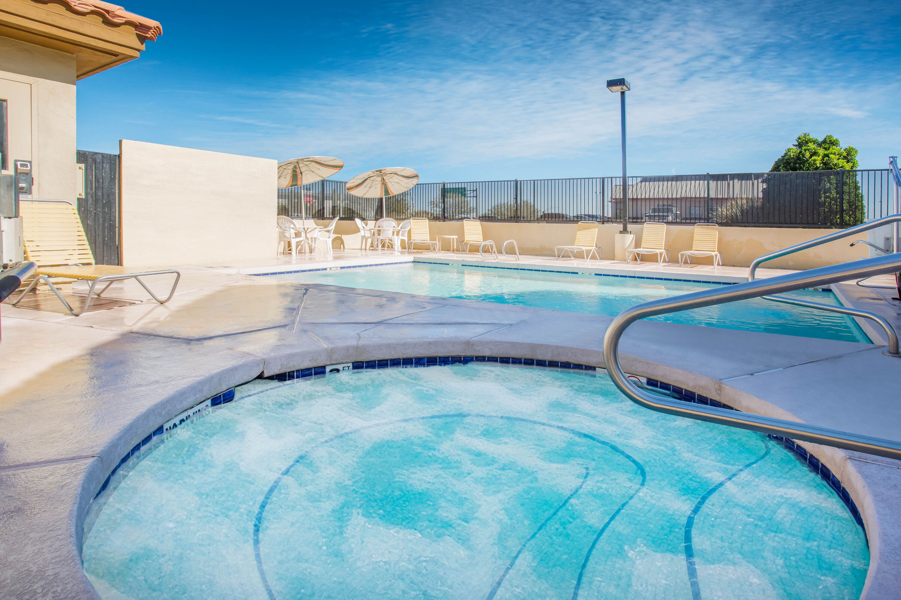 Days Inn by Wyndham Phoenix North | Phoenix, AZ Hotels