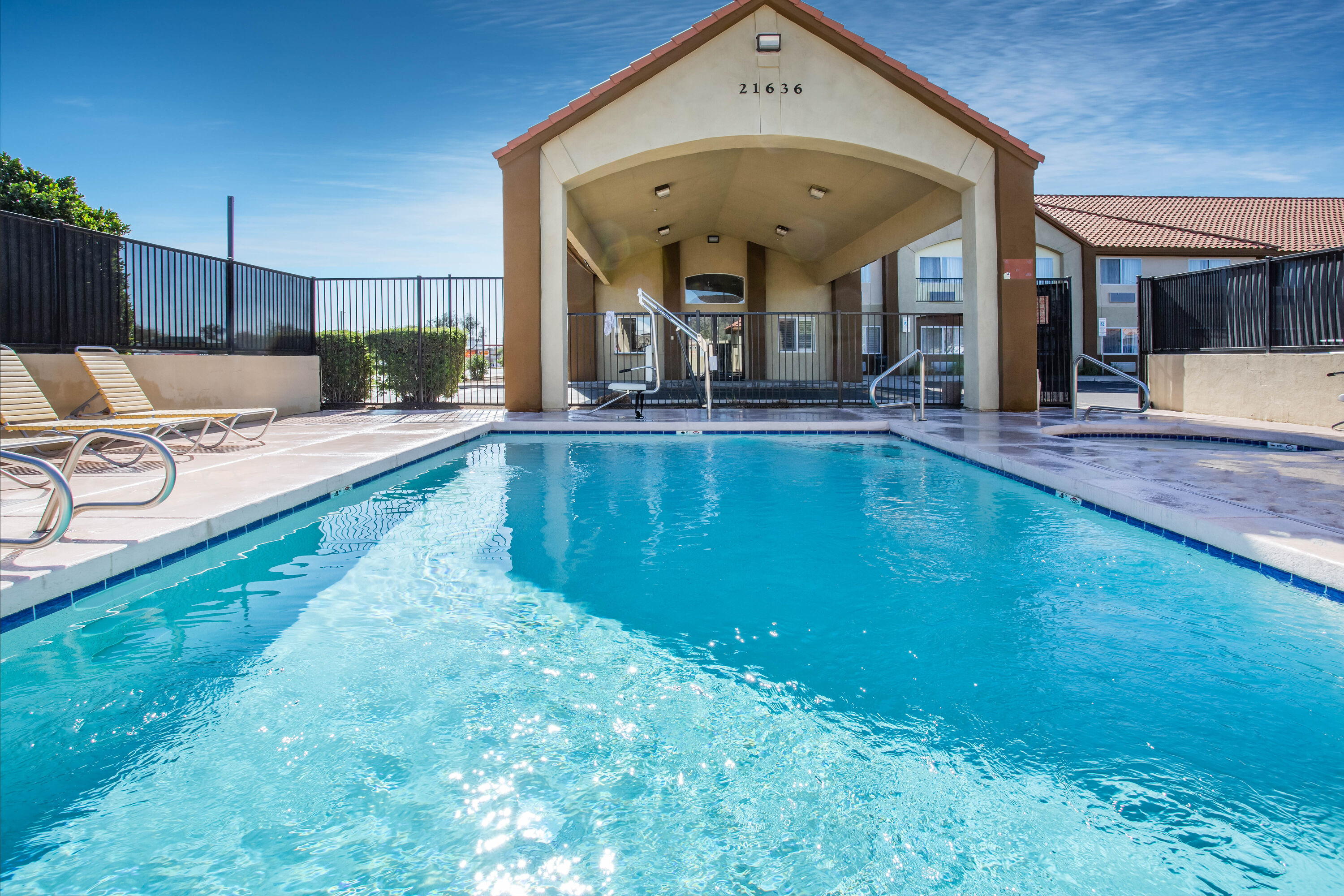 Days Inn by Wyndham Phoenix North | Phoenix, AZ Hotels