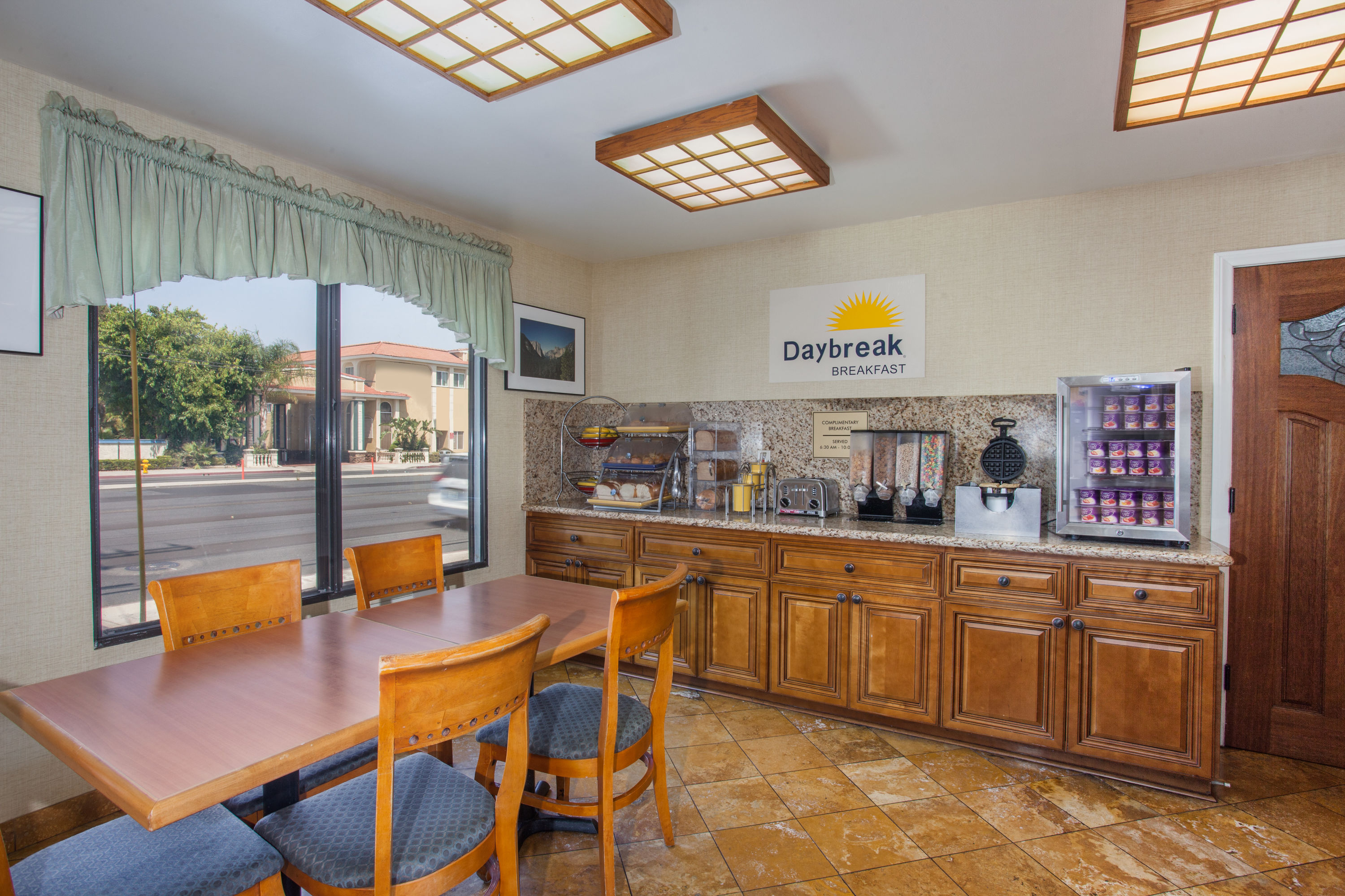 Days Inn by Wyndham Anaheim Near the Park | Anaheim, CA Hotels
