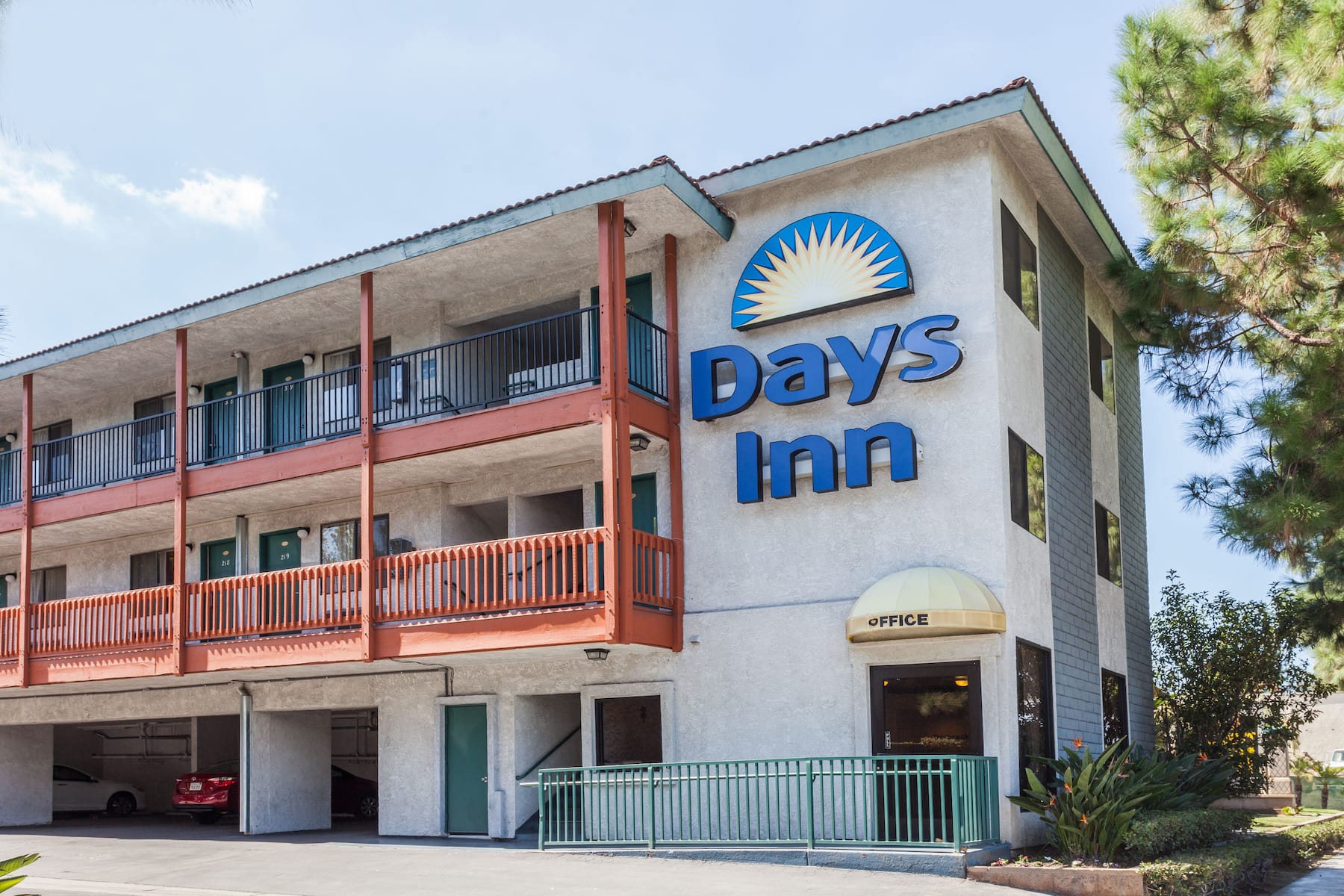 Days Inn by Wyndham Anaheim West | Anaheim, CA Hotels Days Inn by Wyndham Anaheim West | Anaheim, CA Hotels