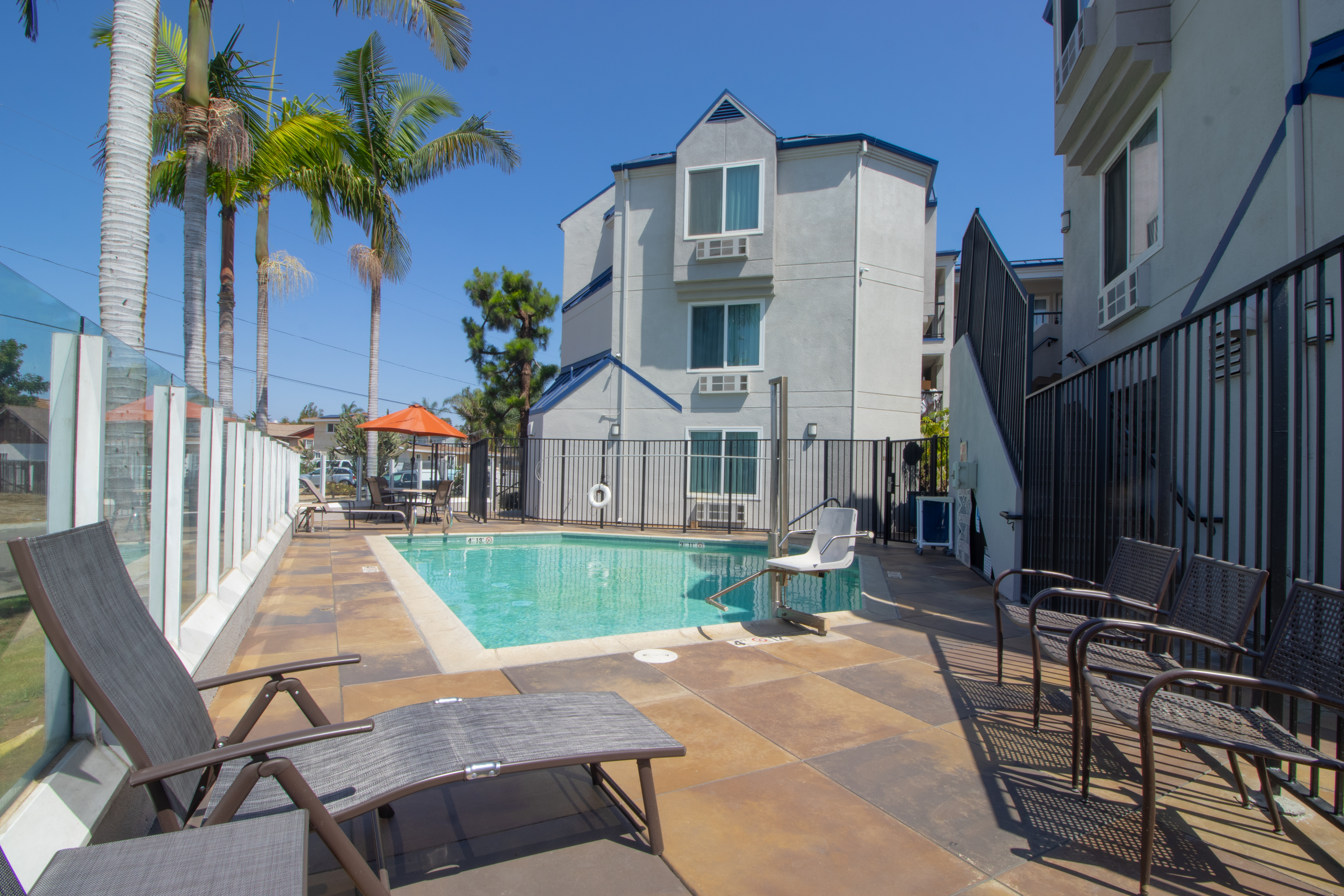 Days Inn by Wyndham Carlsbad | Carlsbad, CA Hotels