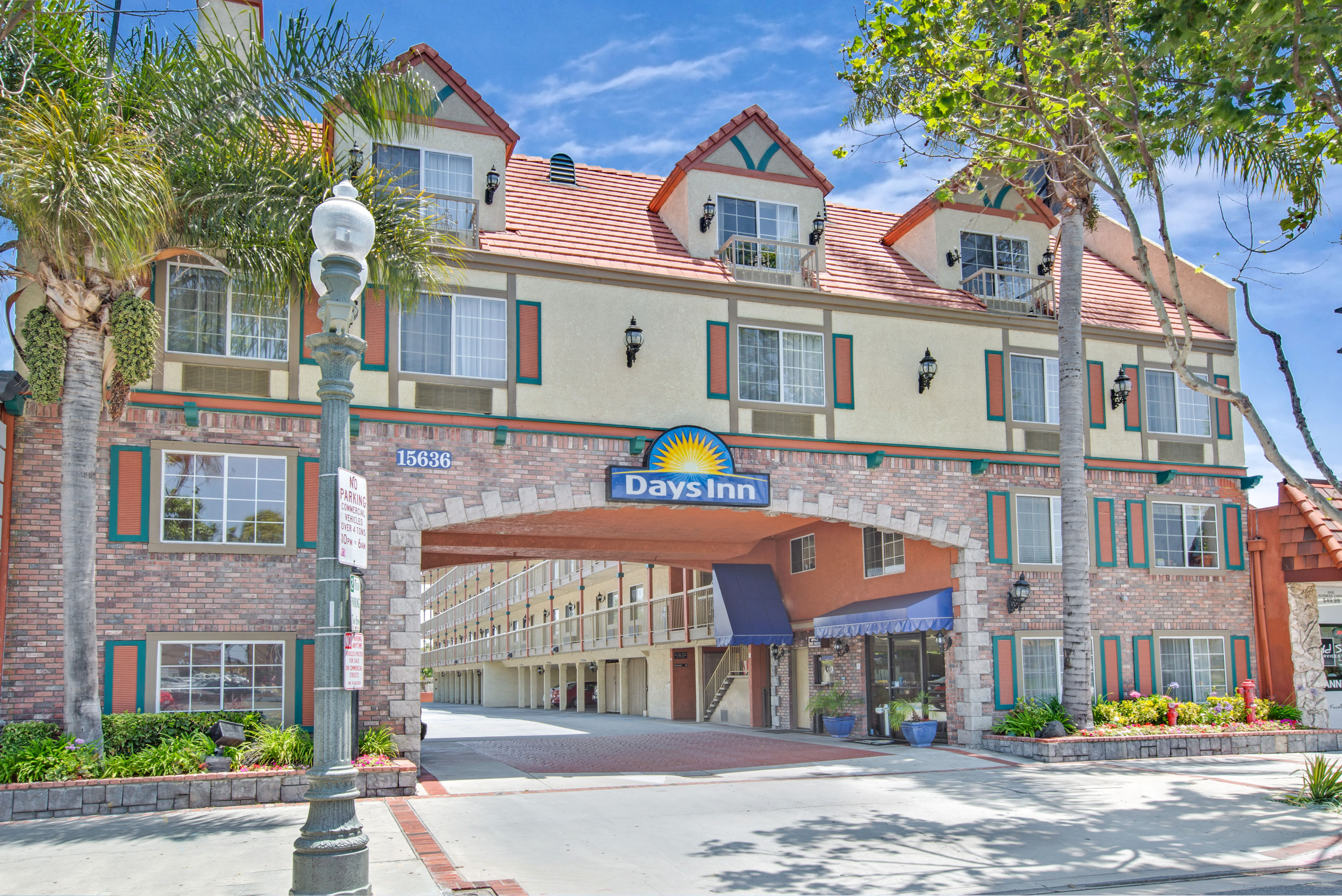 Days Inn by Wyndham Los Angeles LAX/Redondo/Manhattan Beach | Lawndale ...