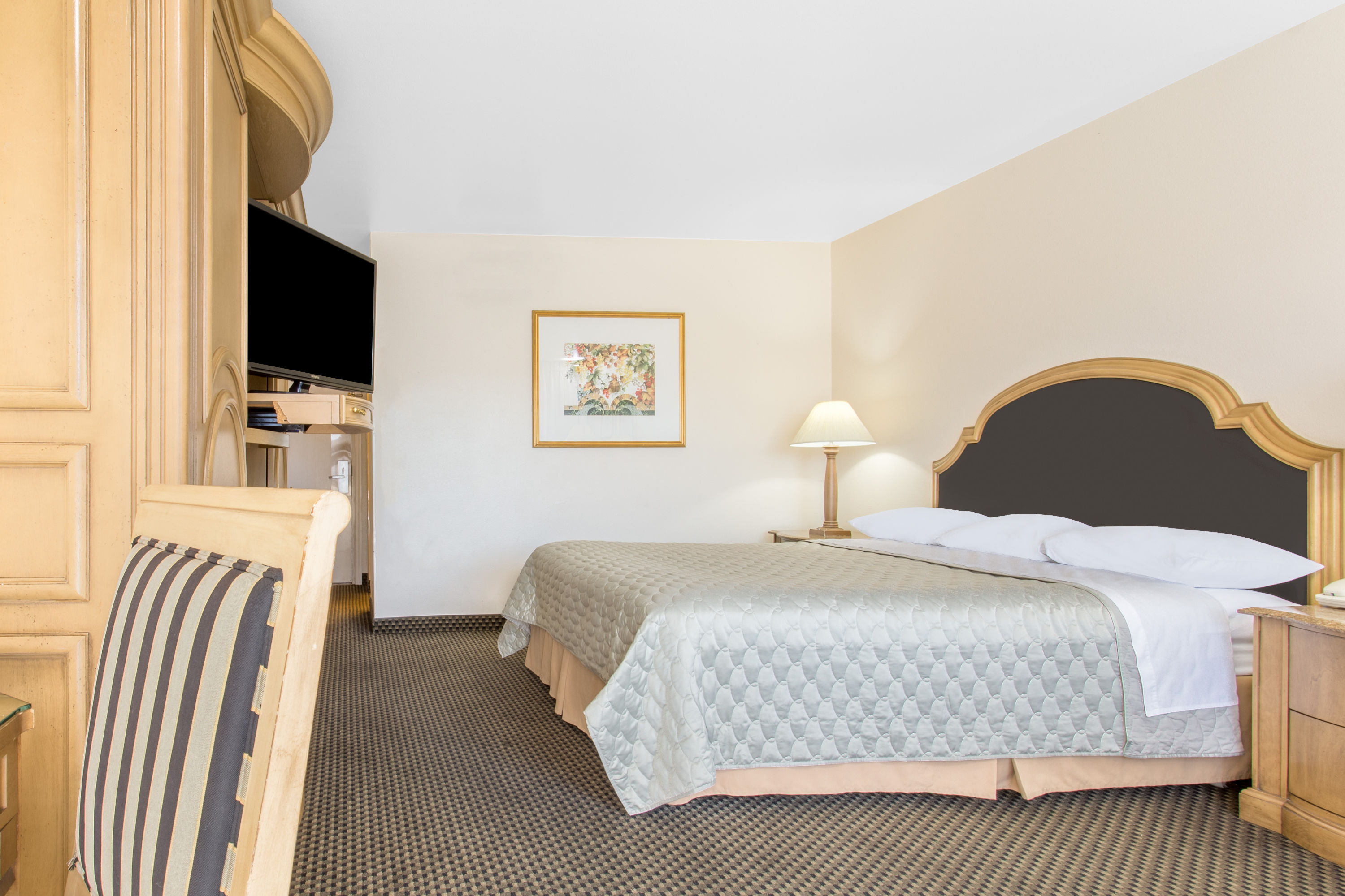 Days Inn by Wyndham Modesto | Modesto, CA Hotels