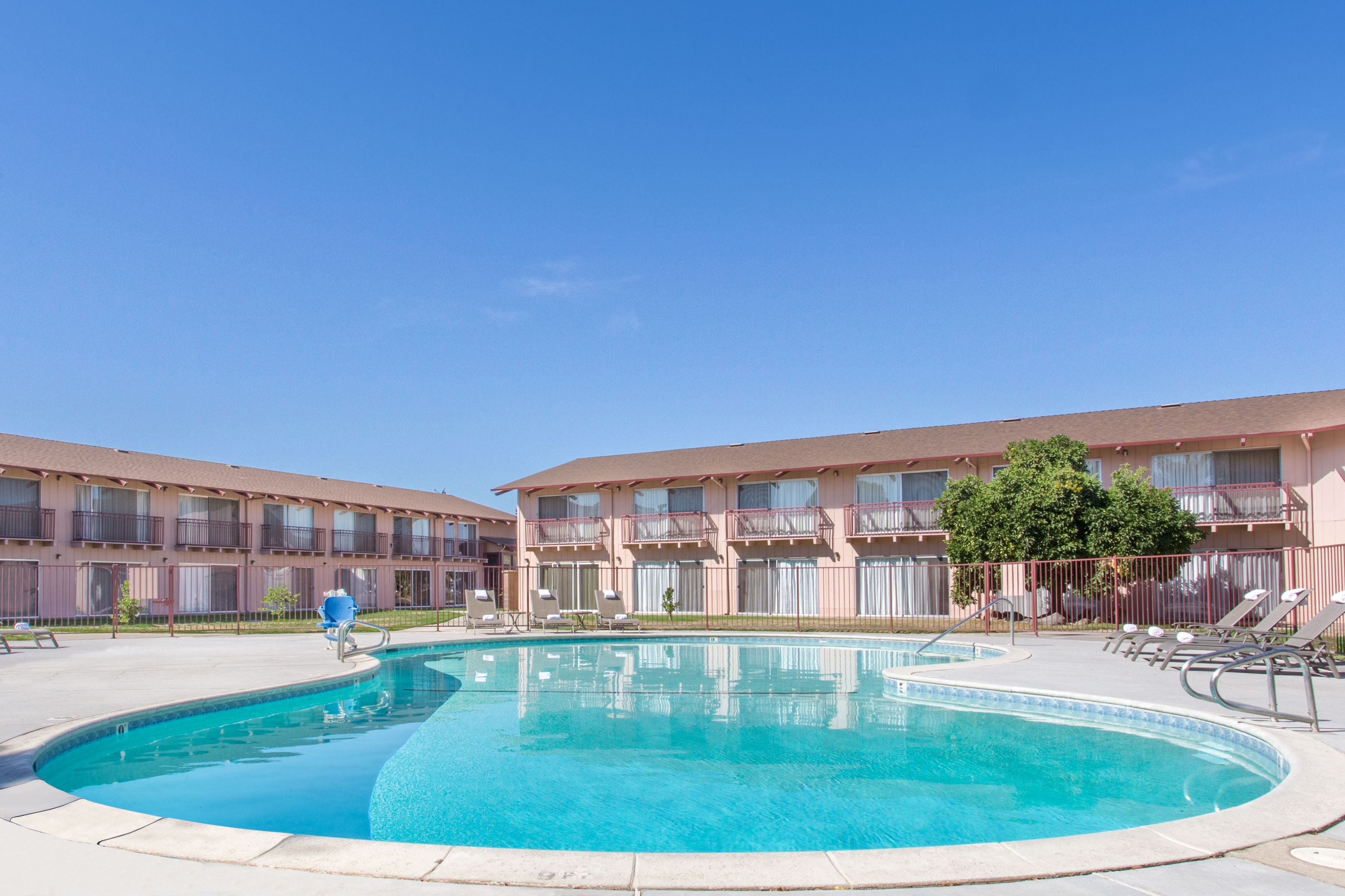 Days Inn by Wyndham Modesto | Modesto, CA Hotels