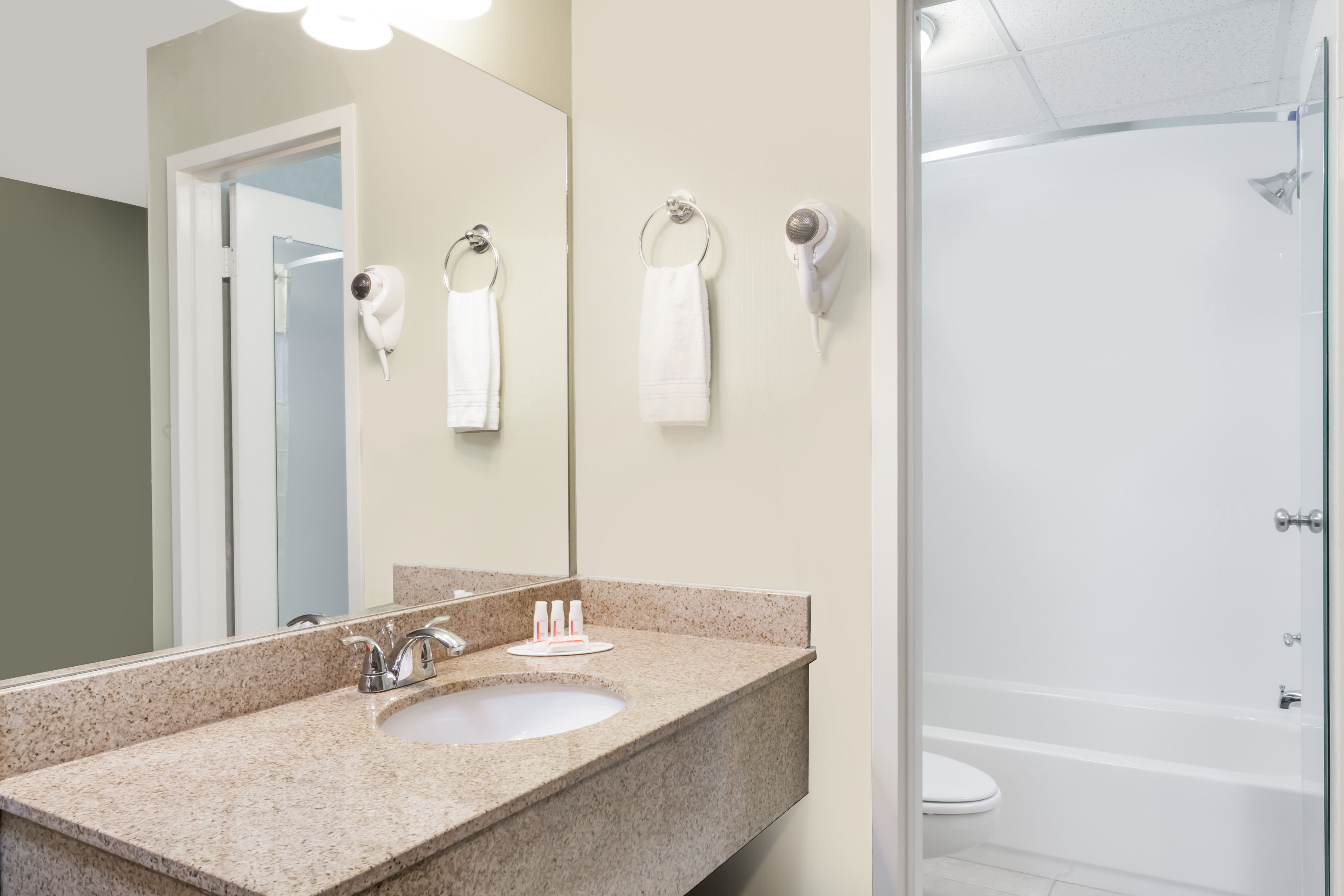 Days Inn by Wyndham Windsor Locks / Bradley Intl Airport | Windsor ...