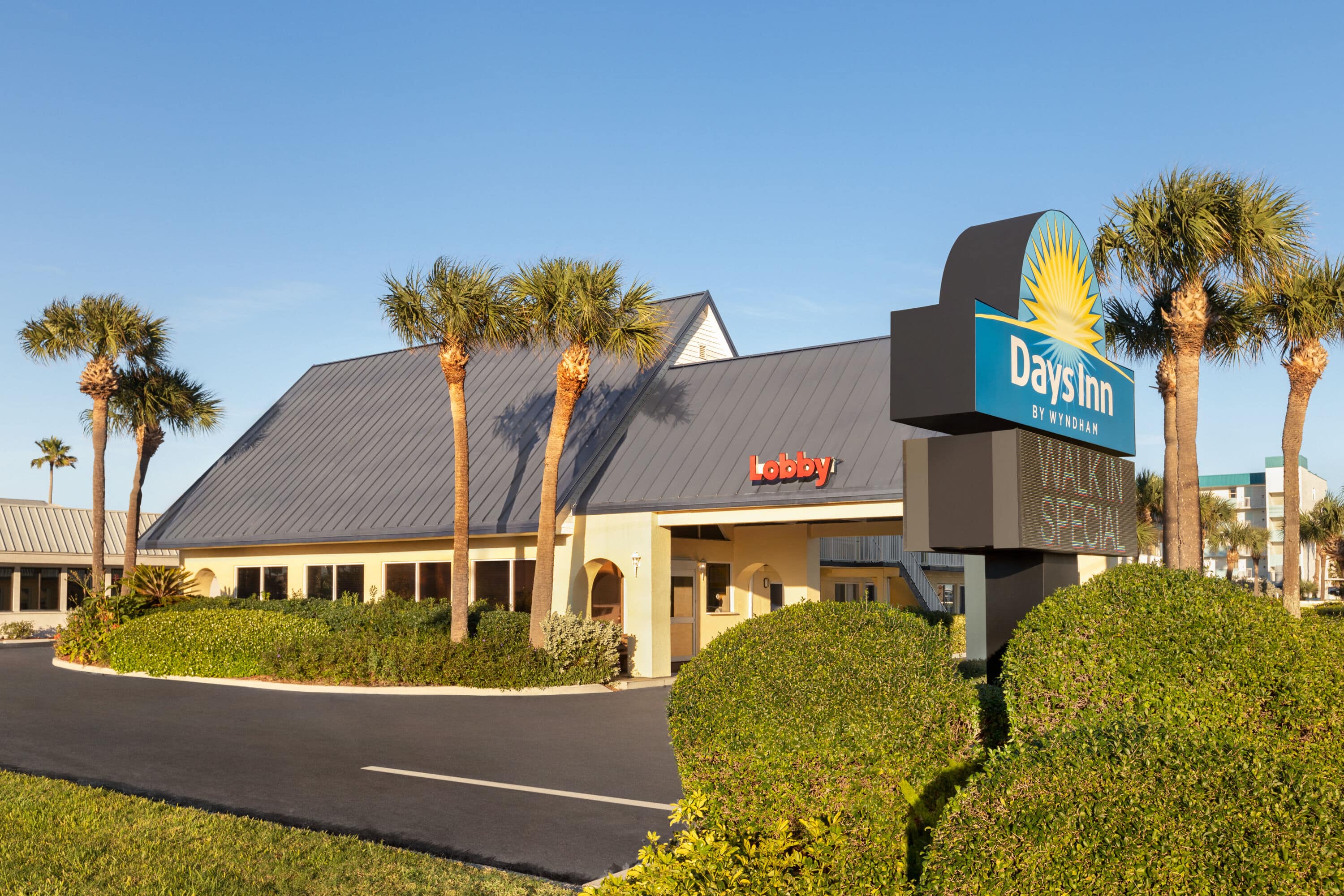 Inn Cocoa Beach Logo