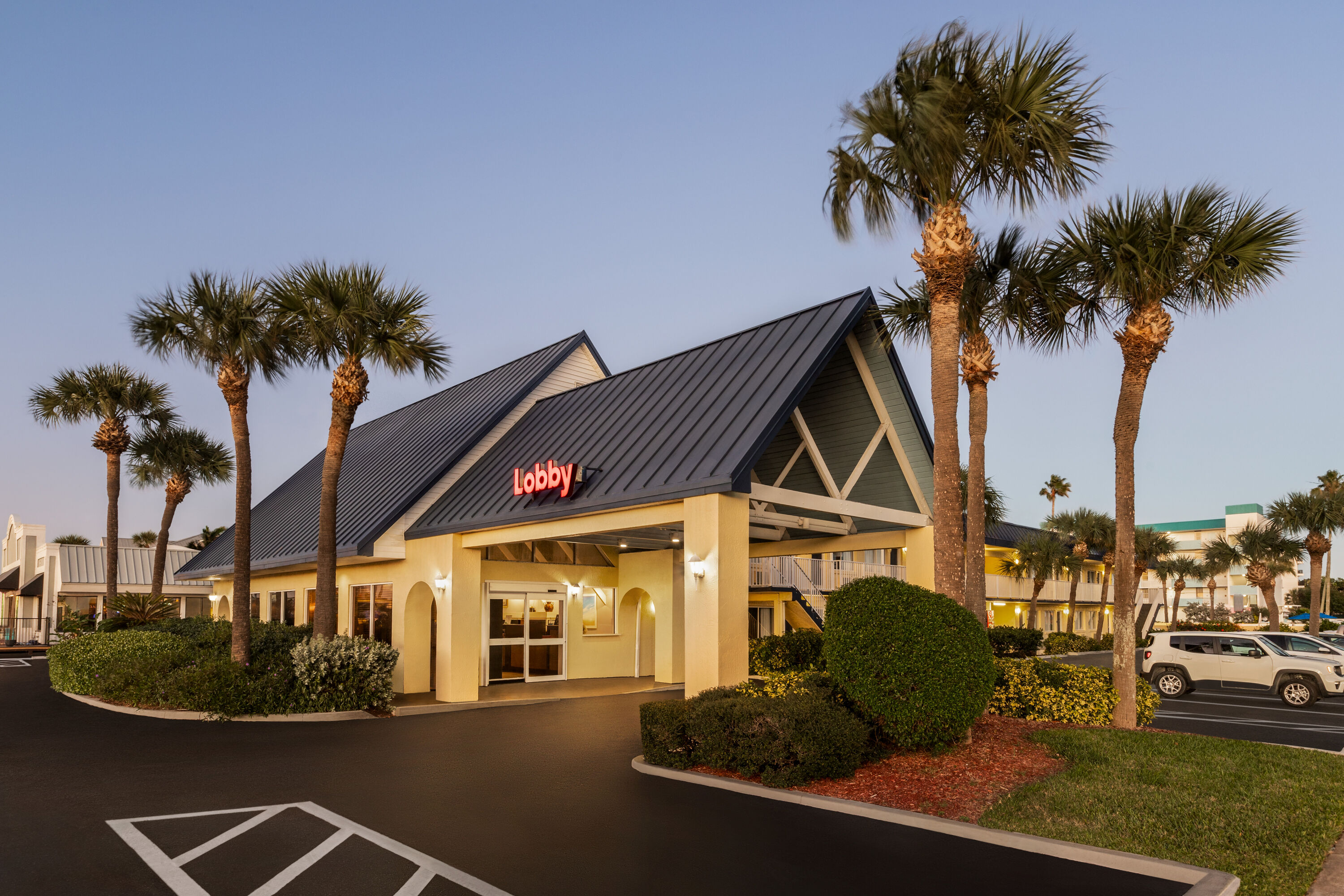 Days Inn by Wyndham Cocoa Beach Port Canaveral | Cocoa Beach, FL Hotels