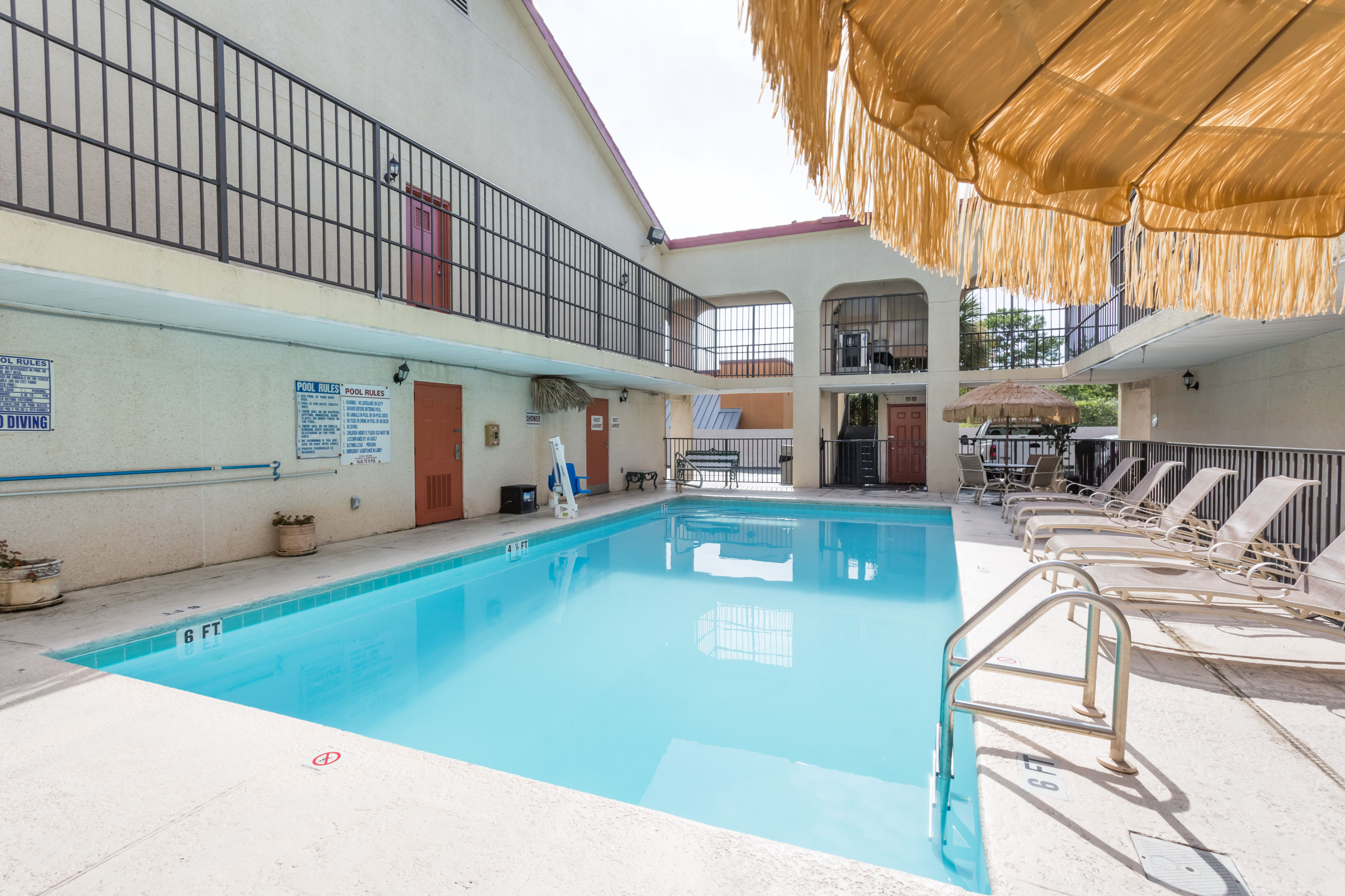 Days Inn by Wyndham Destin | Destin, FL Hotels