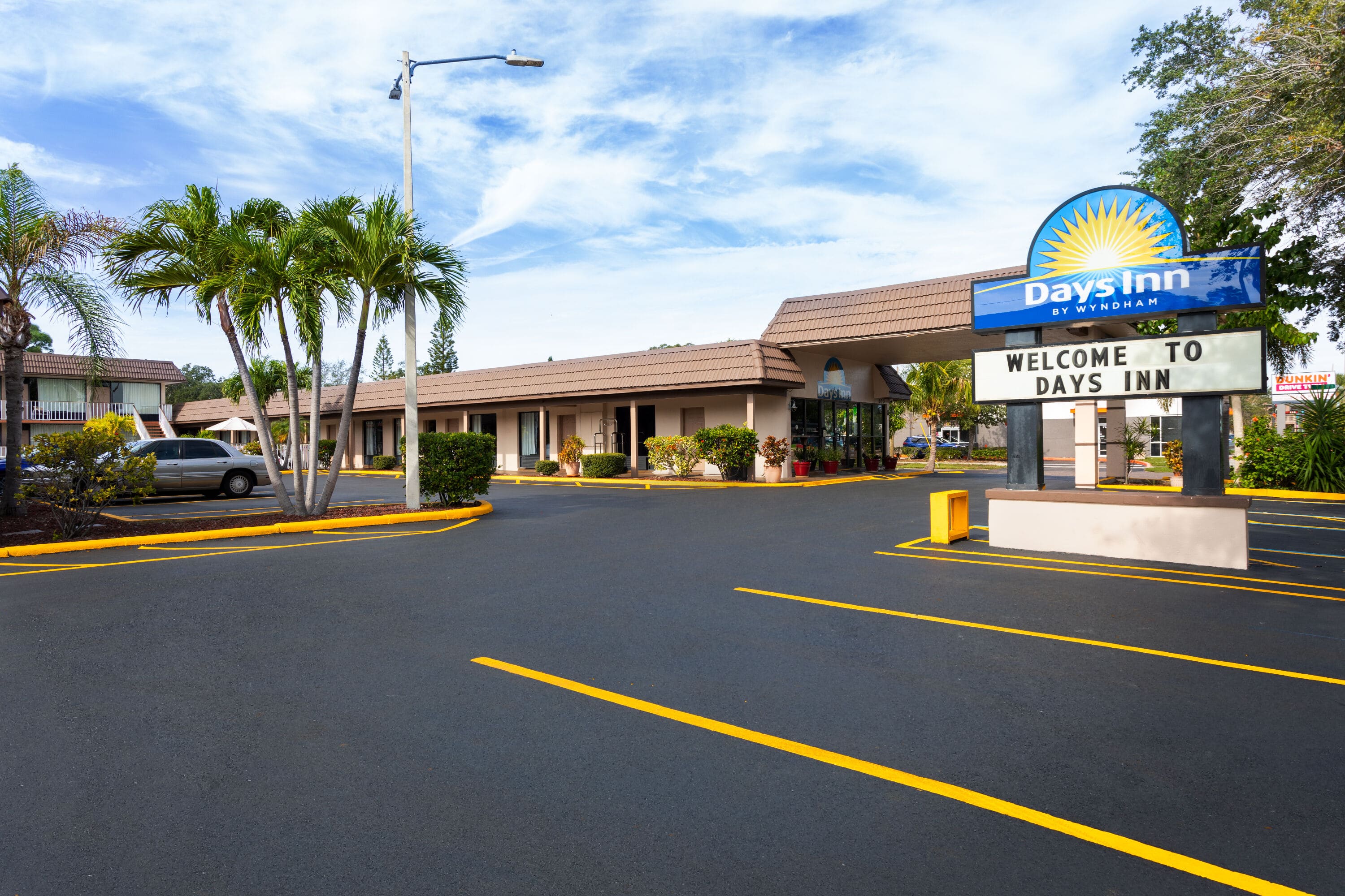 Days Inn by Wyndham St. Petersburg Central | Saint Petersburg, FL Hotels