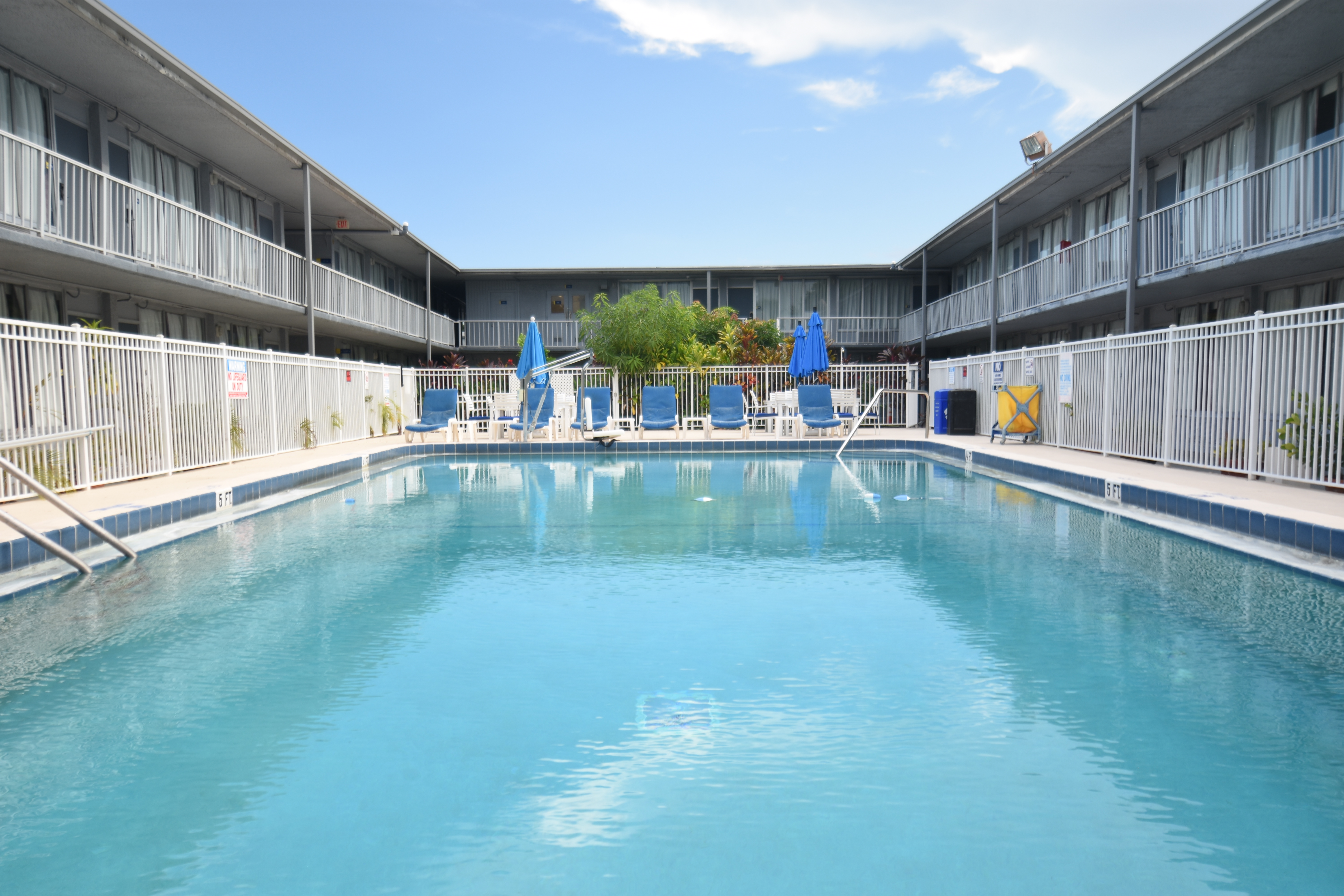 Days Inn by Wyndham Stuart | Stuart, FL Hotels
