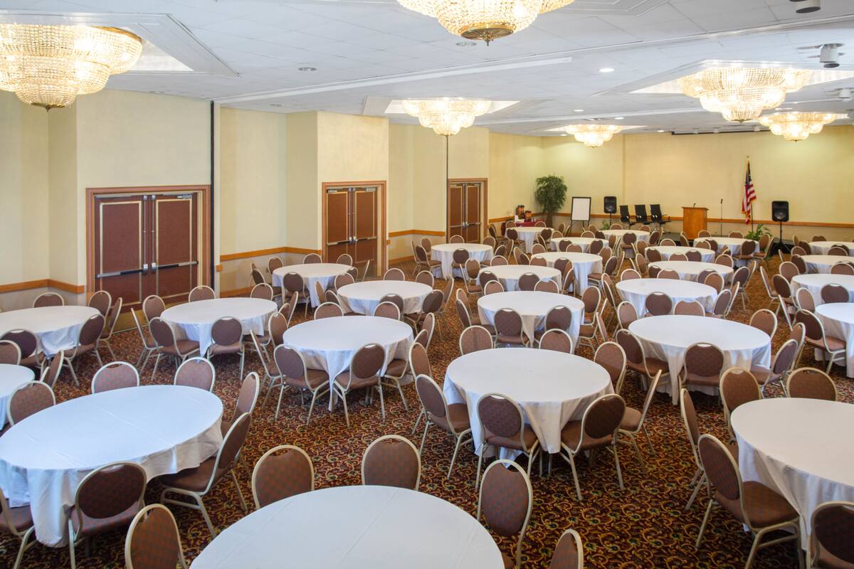 Days Inn And Suites By Wyndham Tallahassee Conf Center I 10 Tallahassee
