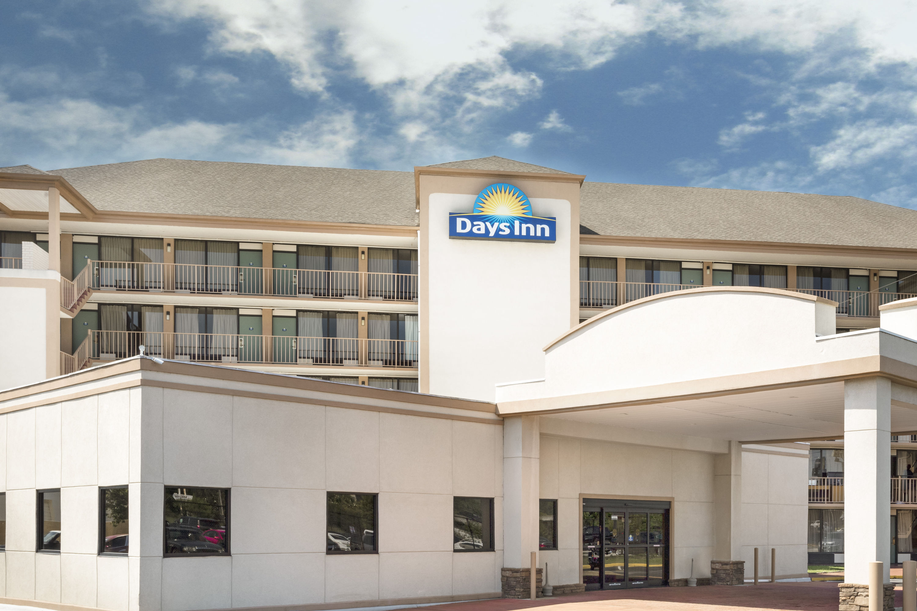 Days Inn by Wyndham Columbus-North Fort Moore | Columbus, GA Hotels