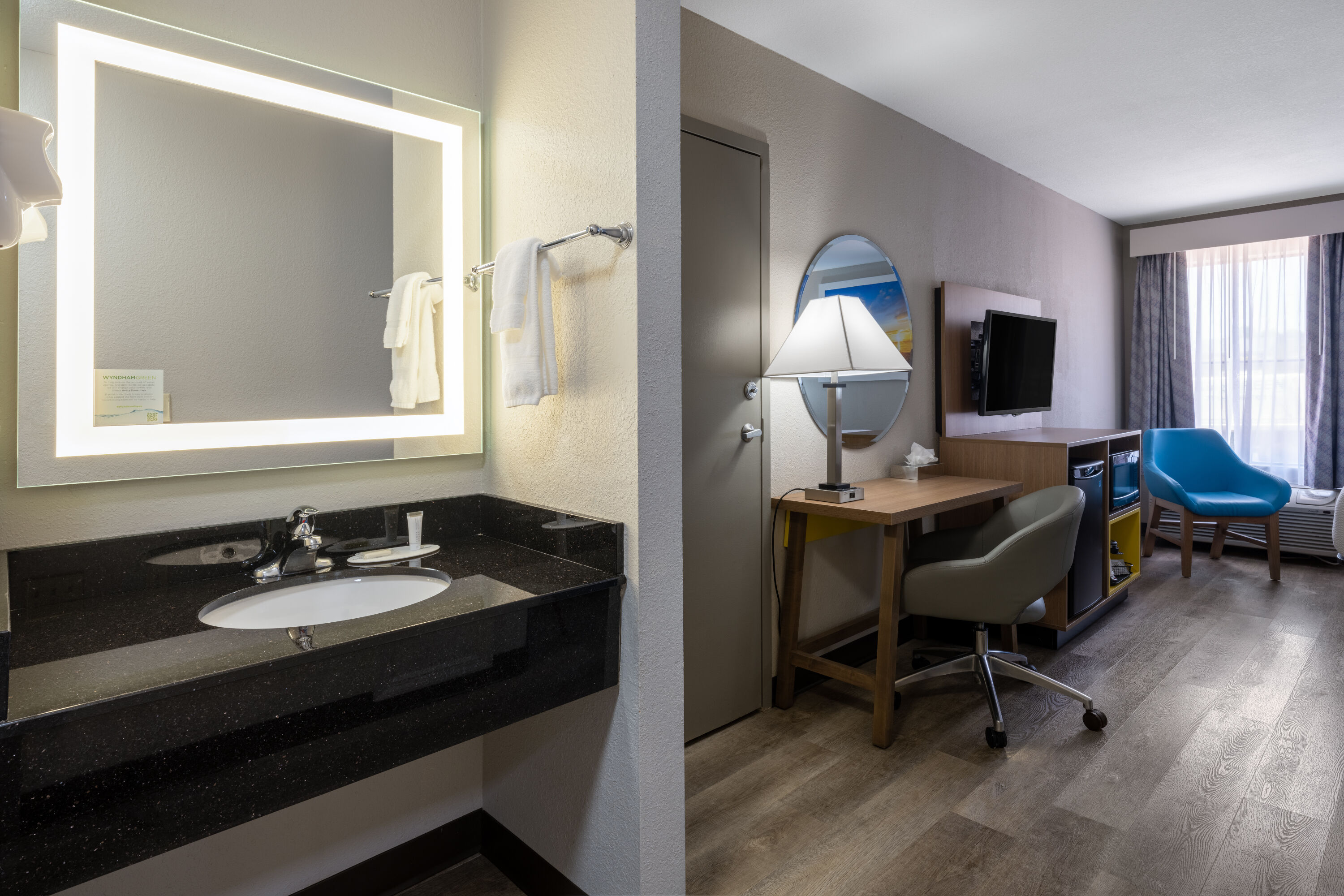 Days Inn & Suites by Wyndham Commerce | Commerce, GA Hotels