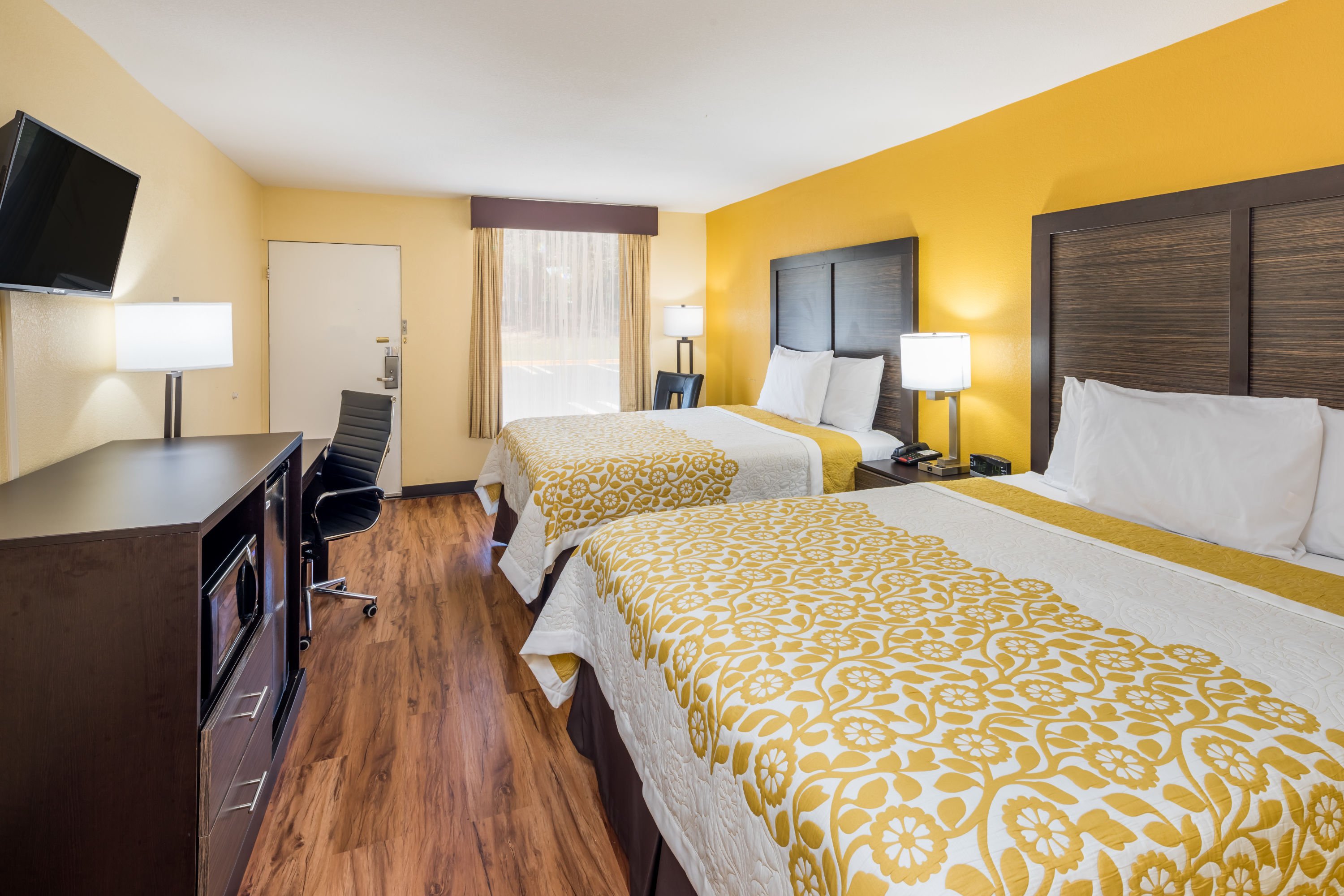 Days Inn by Wyndham Madison | Madison, GA Hotels