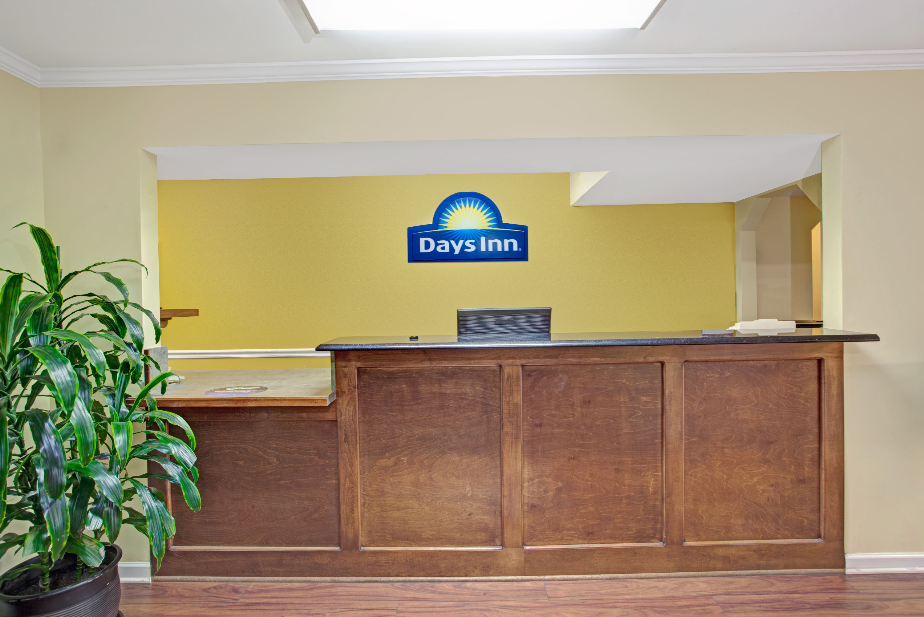 Days Inn by Wyndham Marietta White Water | Marietta, GA Hotels