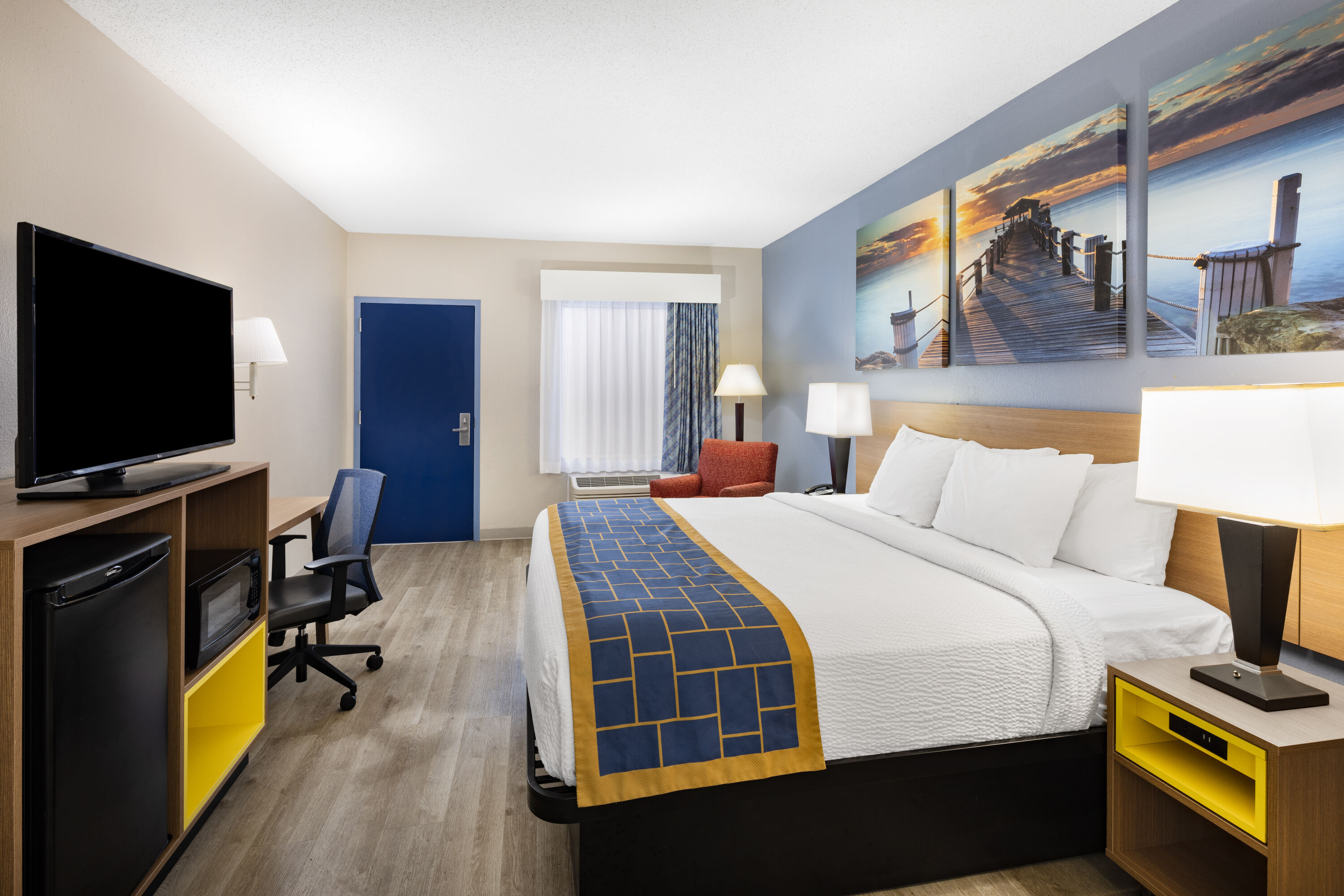 Days Inn & Suites by Wyndham Savannah Midtown | Savannah, GA Hotels
