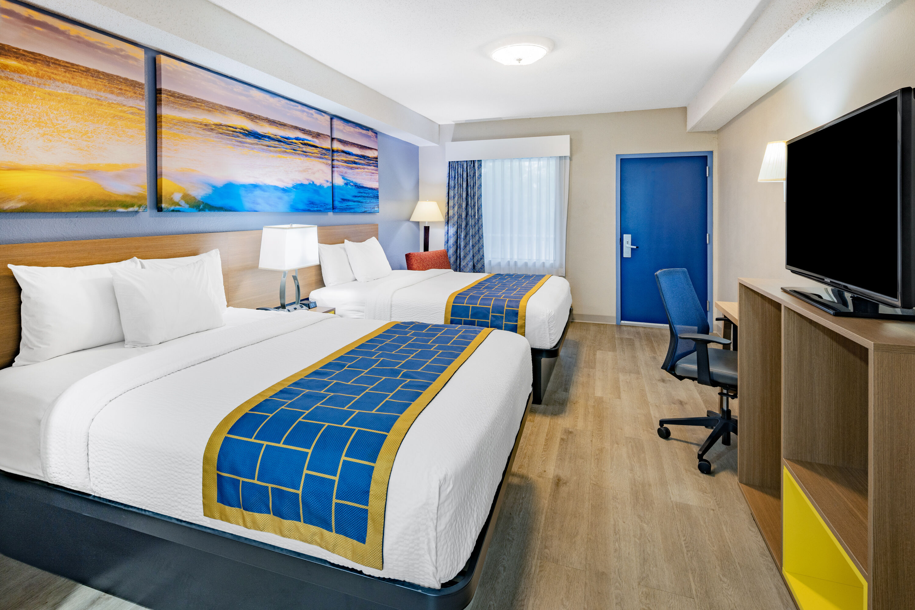 Days Inn & Suites by Wyndham Savannah Midtown | Savannah, GA Hotels