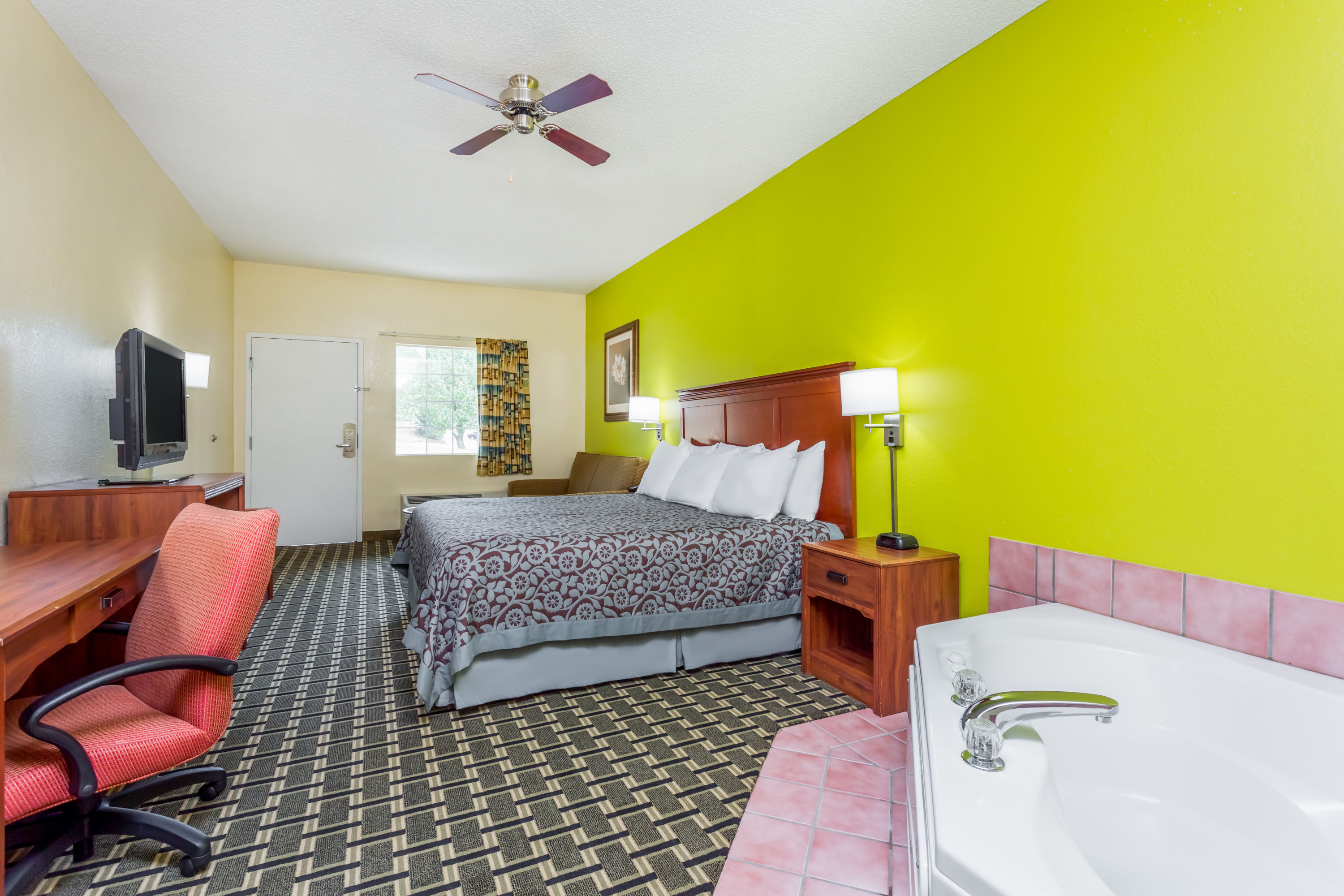 Days Inn by Wyndham Trenton | Trenton, GA Hotels