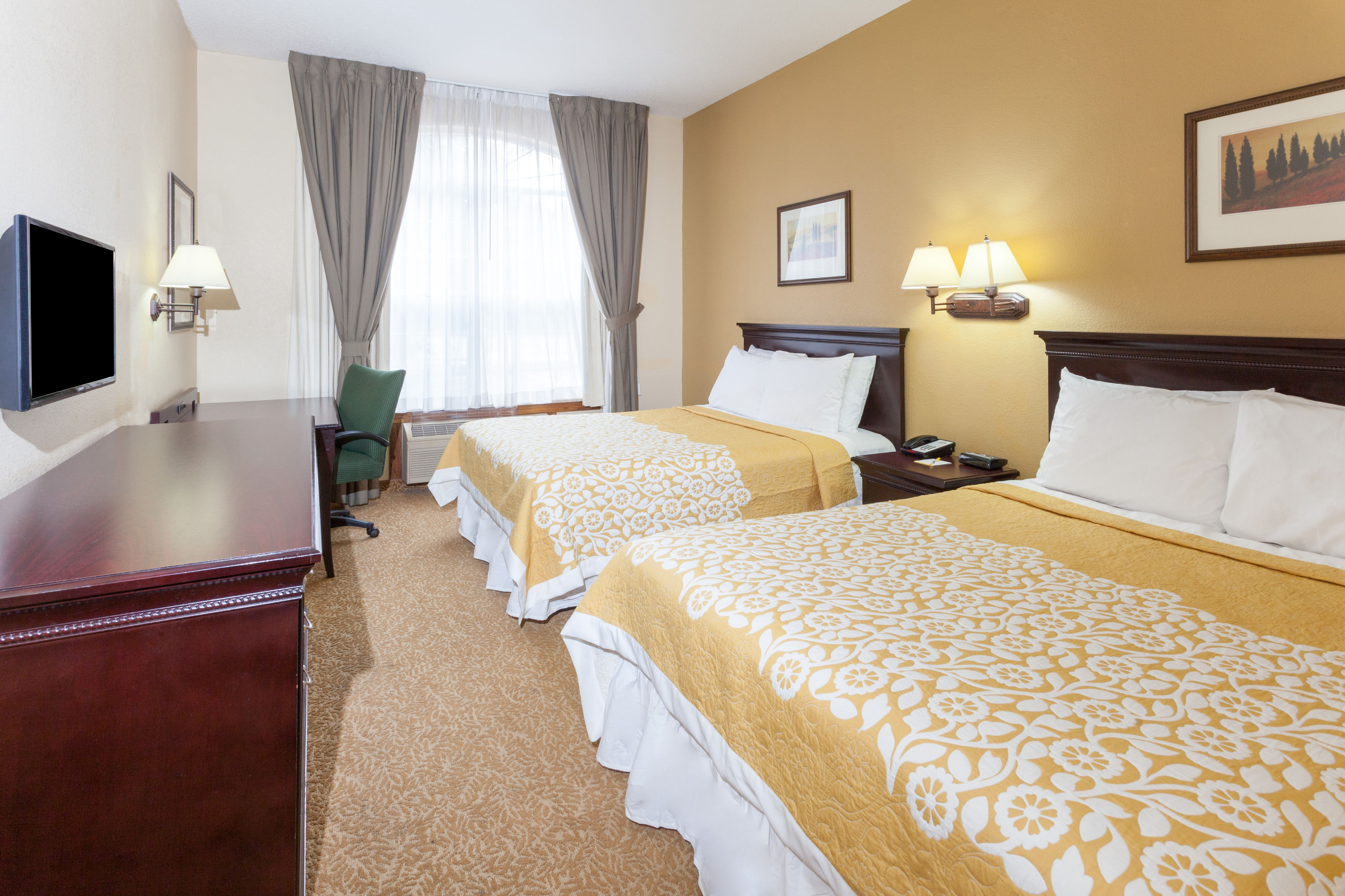 Days Inn & Suites by Wyndham Tucker/Northlake | Tucker, GA Hotels