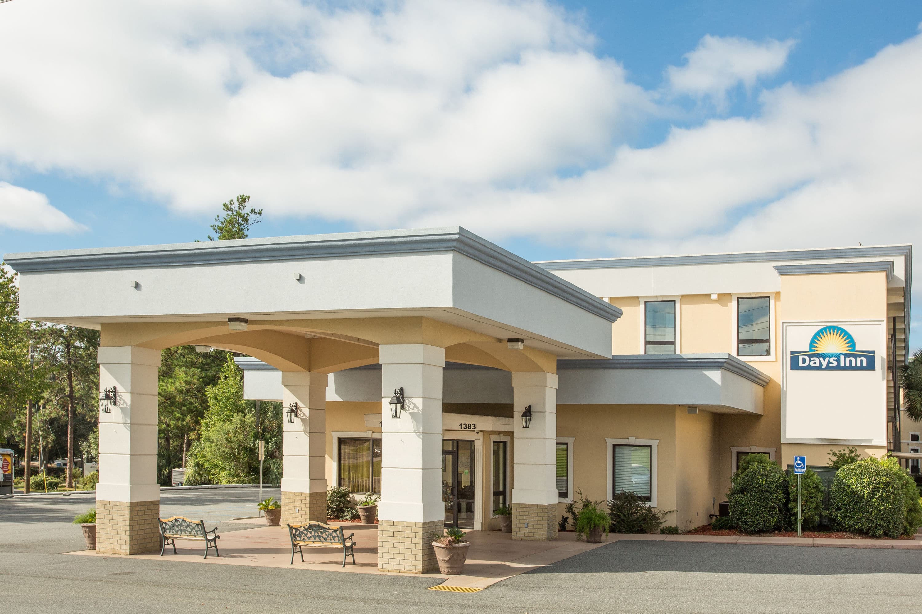Days Inn by Wyndham Valdosta/Near Valdosta Mall | Valdosta, GA Hotels