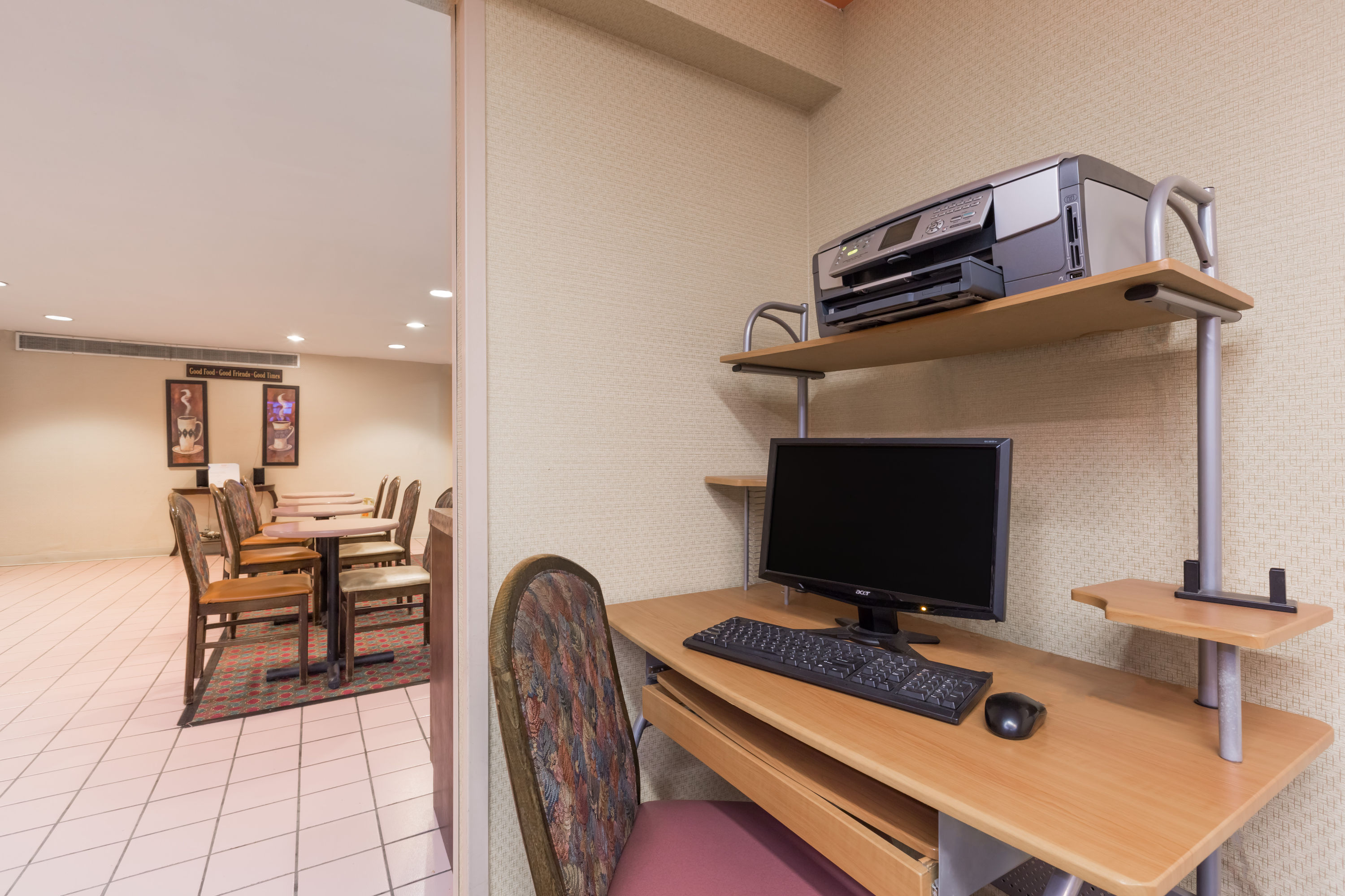Days Inn by Wyndham West Des Moines / Clive | Clive, IA Hotels