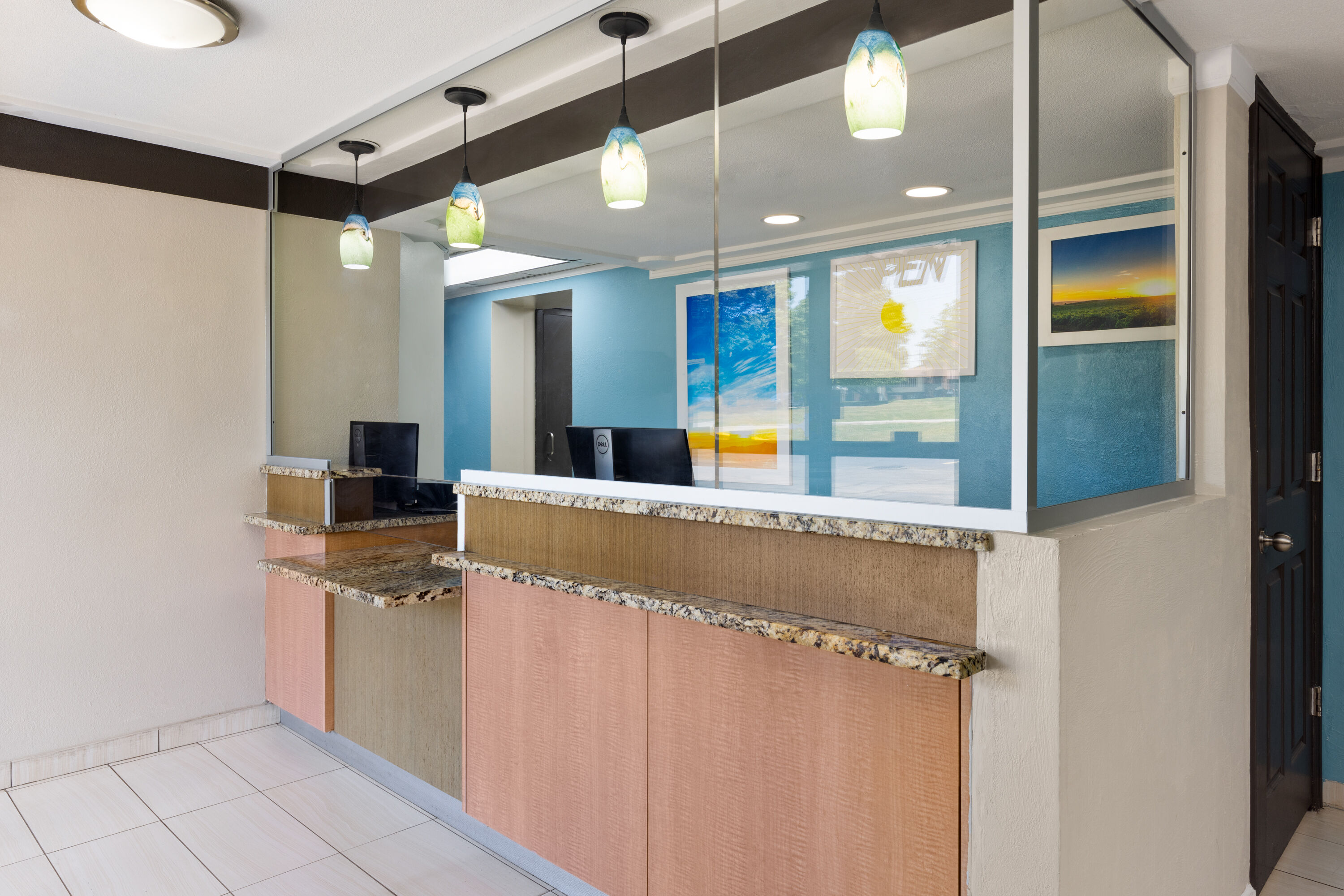 Days Inn & Suites by Wyndham Indianapolis Airport East | Indianapolis ...