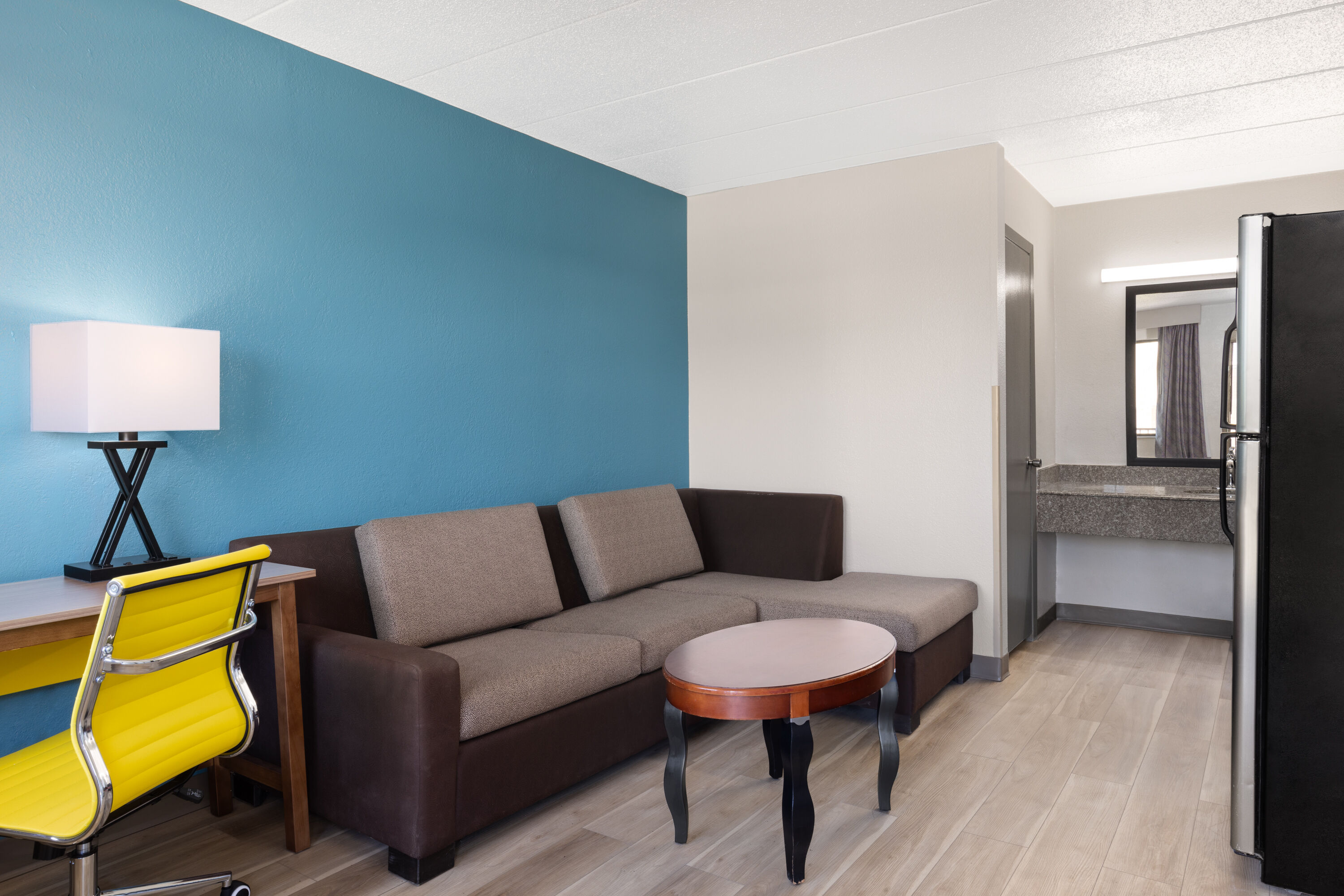 Days Inn & Suites by Wyndham Indianapolis Airport East | Indianapolis ...