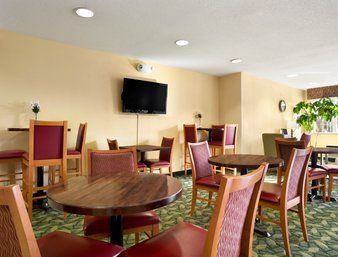 Days Inn & Suites by Wyndham Lafayette IN | Lafayette, IN Hotels