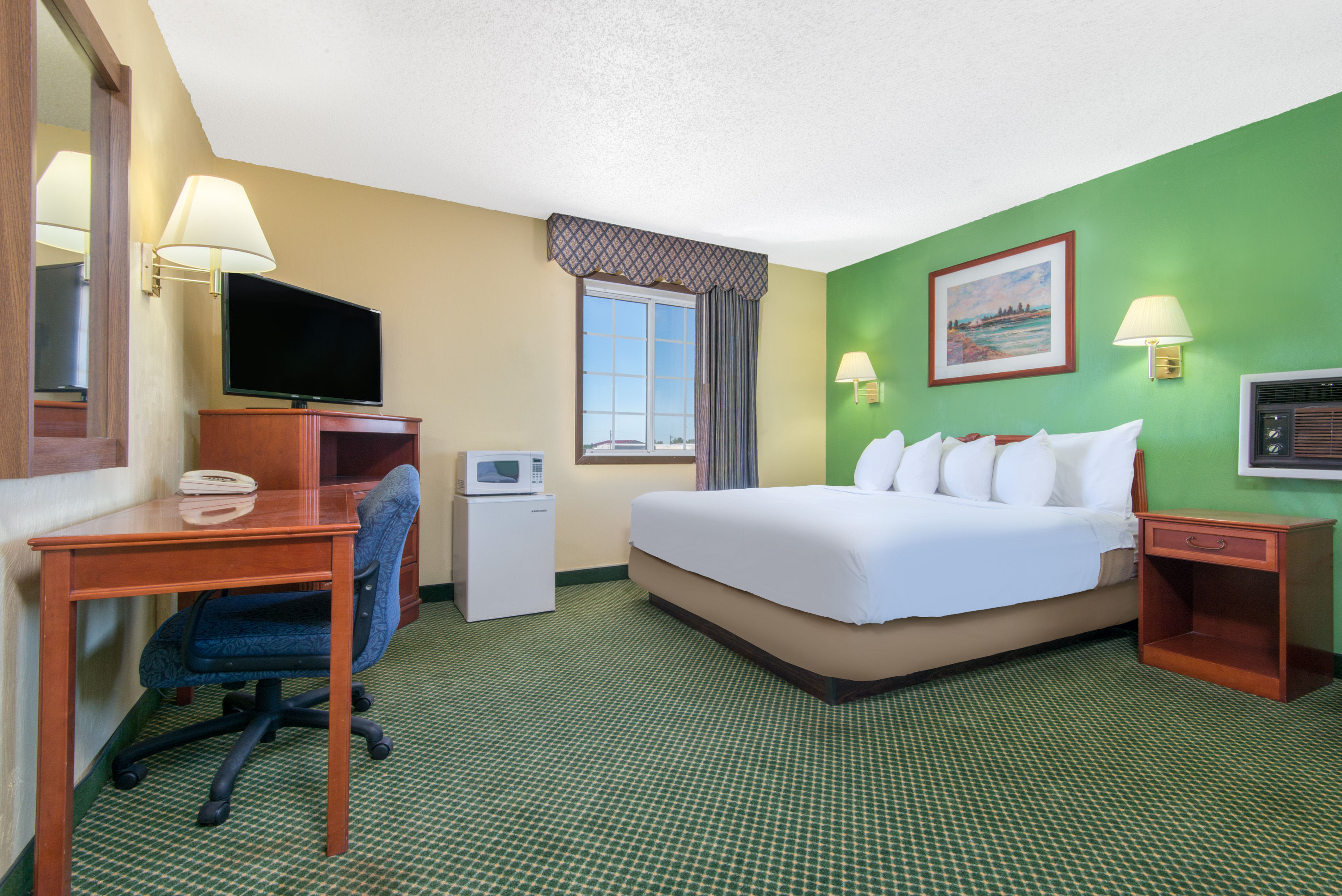 Days Inn by Wyndham Great Bend | Great Bend, KS Hotels