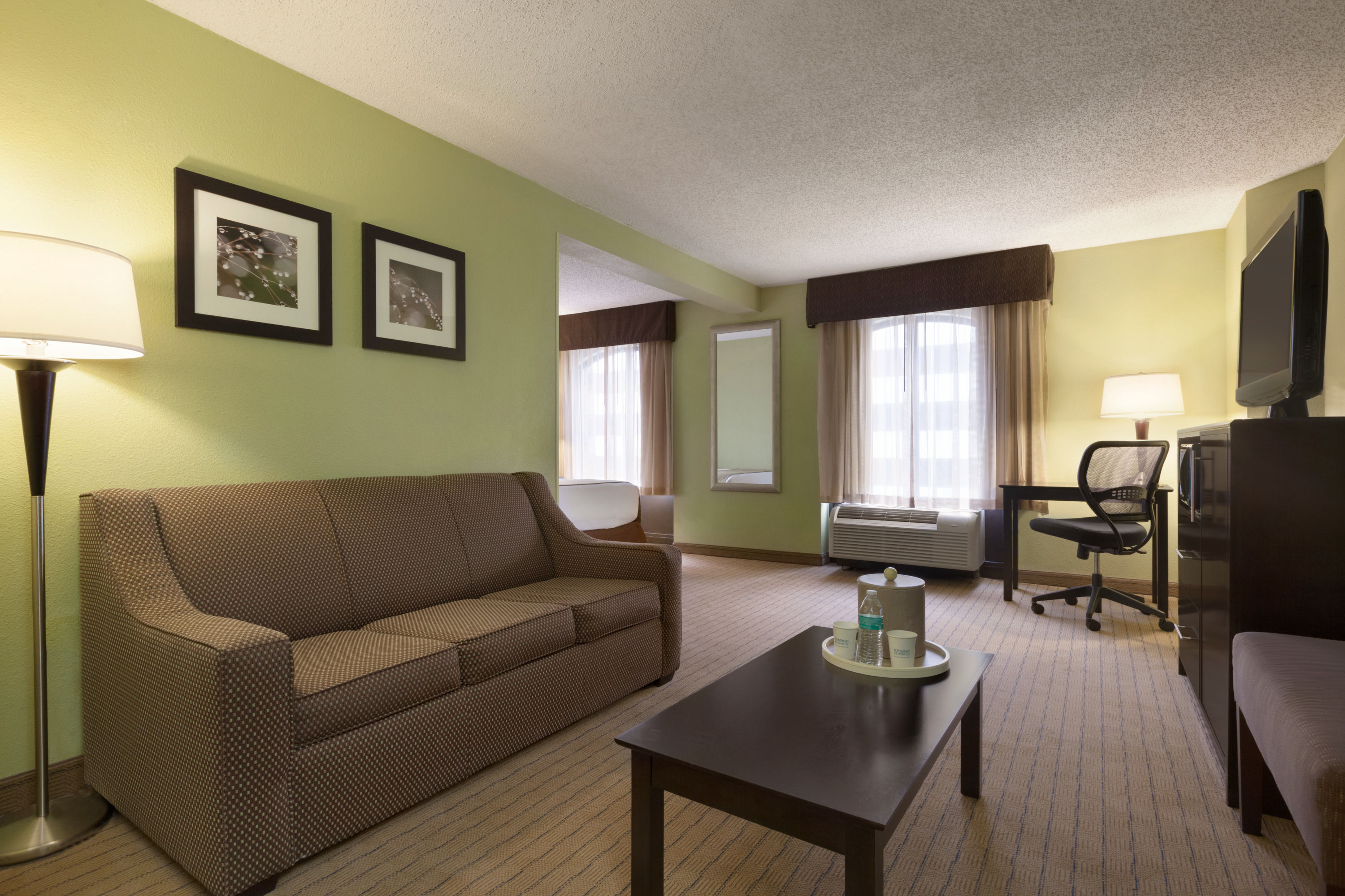 Days Inn by Wyndham Baltimore Inner Harbor | Baltimore, MD Hotels