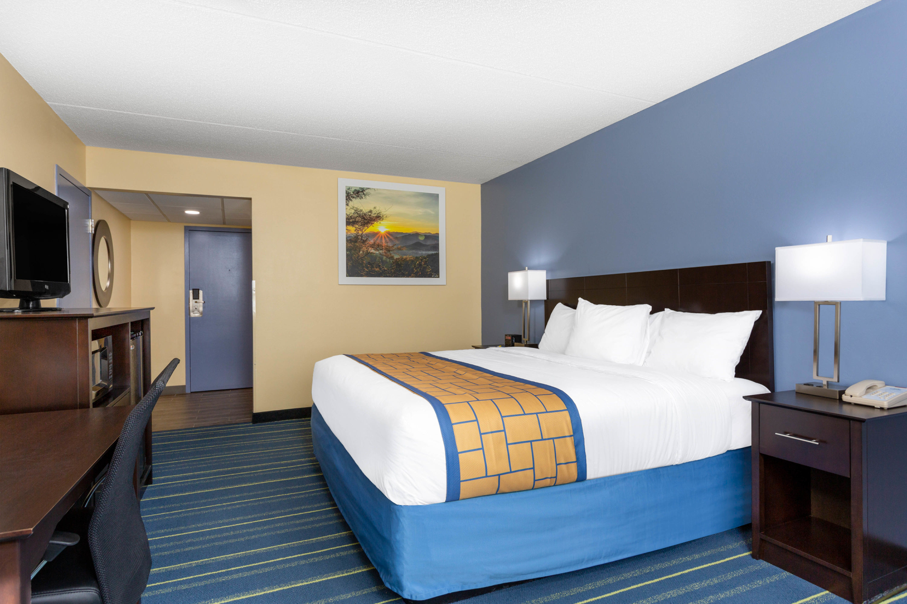 Days Inn by Wyndham Augusta | Augusta, ME Hotels