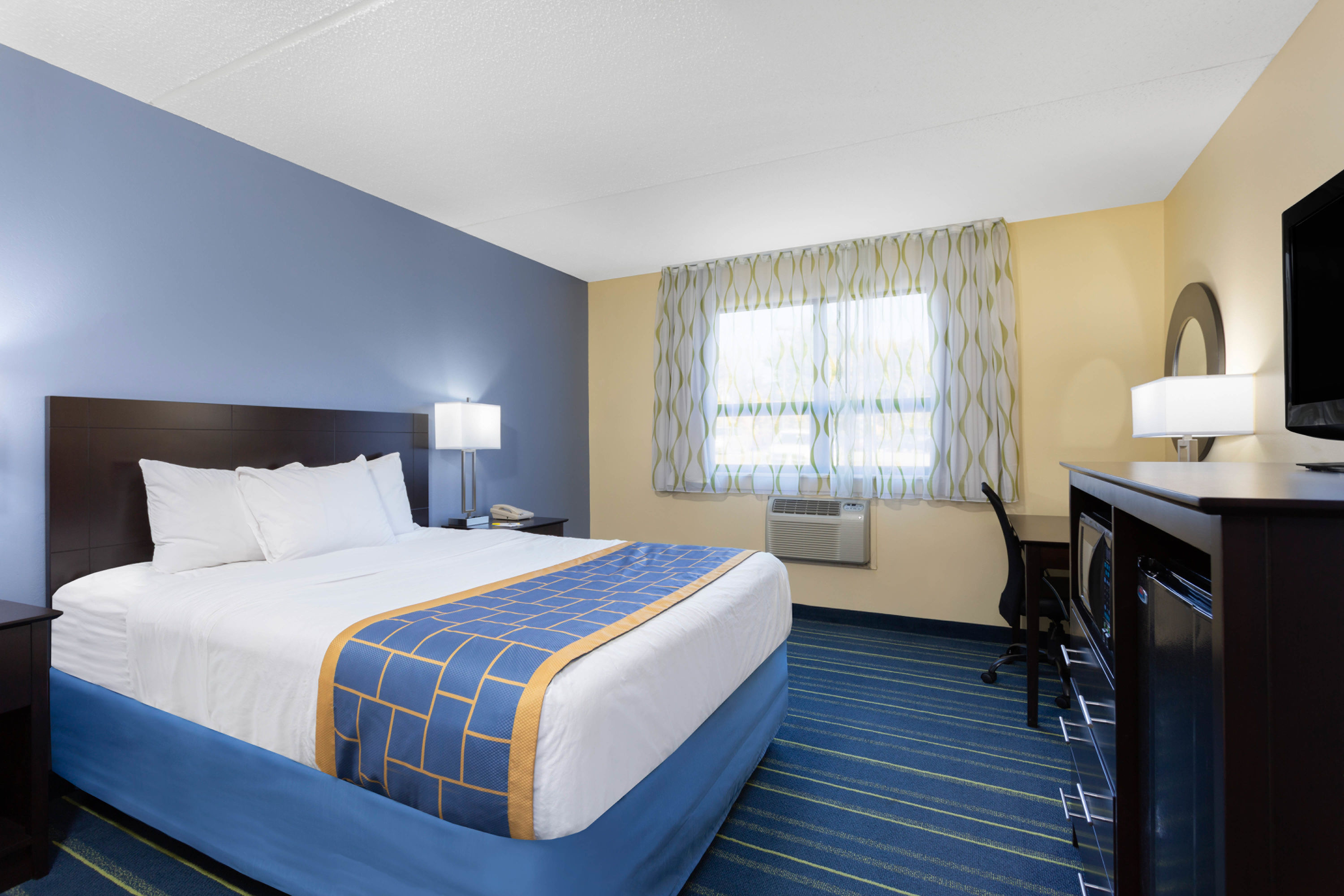 Days Inn by Wyndham Augusta | Augusta, ME Hotels