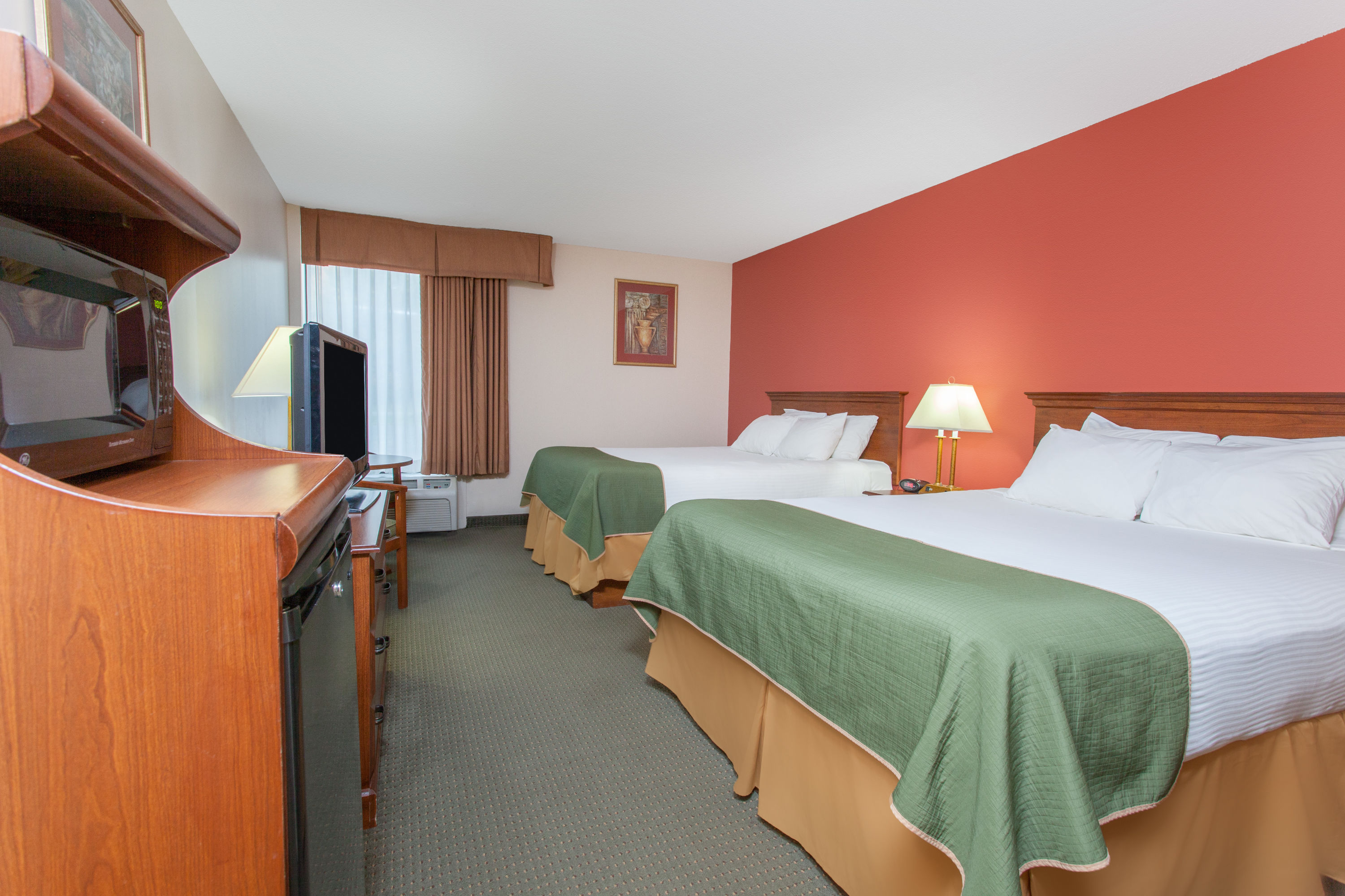 Days Inn & Suites by Wyndham Mt Pleasant | Mount Pleasant, MI Hotels