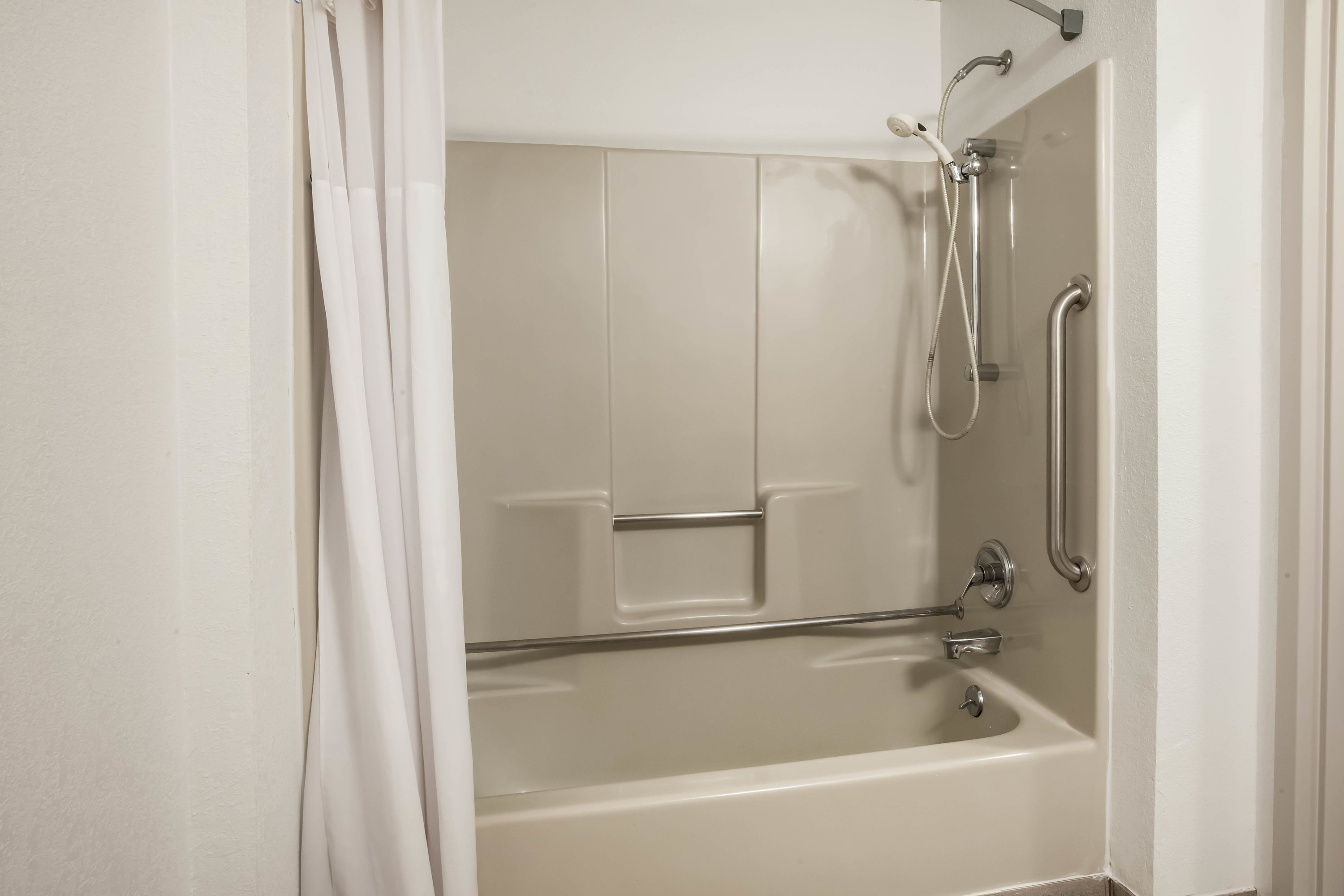 Days Inn & Suites by Wyndham Rochester Hills MI | Rochester Hills, MI ...