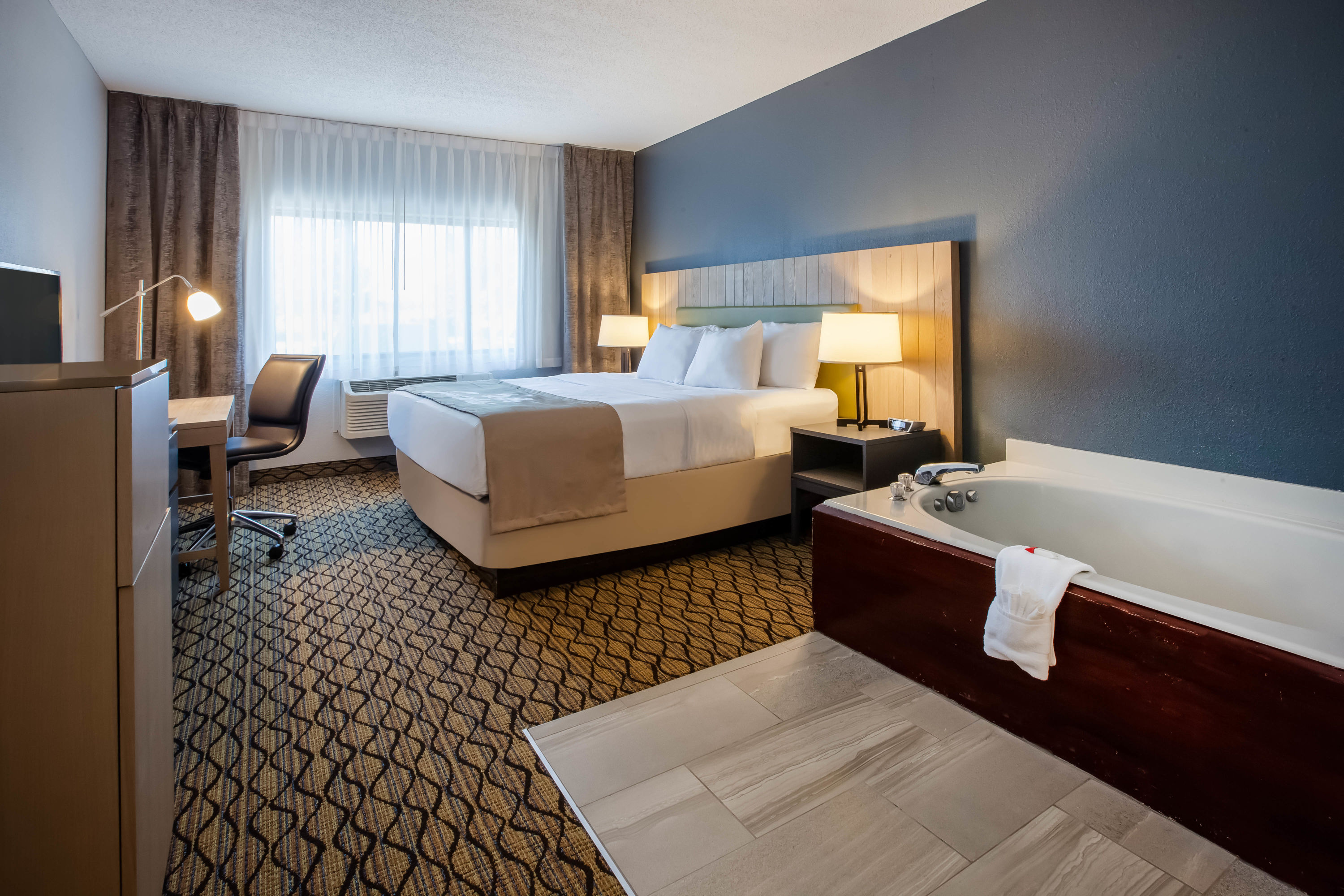 Days Inn & Suites by Wyndham Rochester Hills MI | Rochester Hills, MI ...