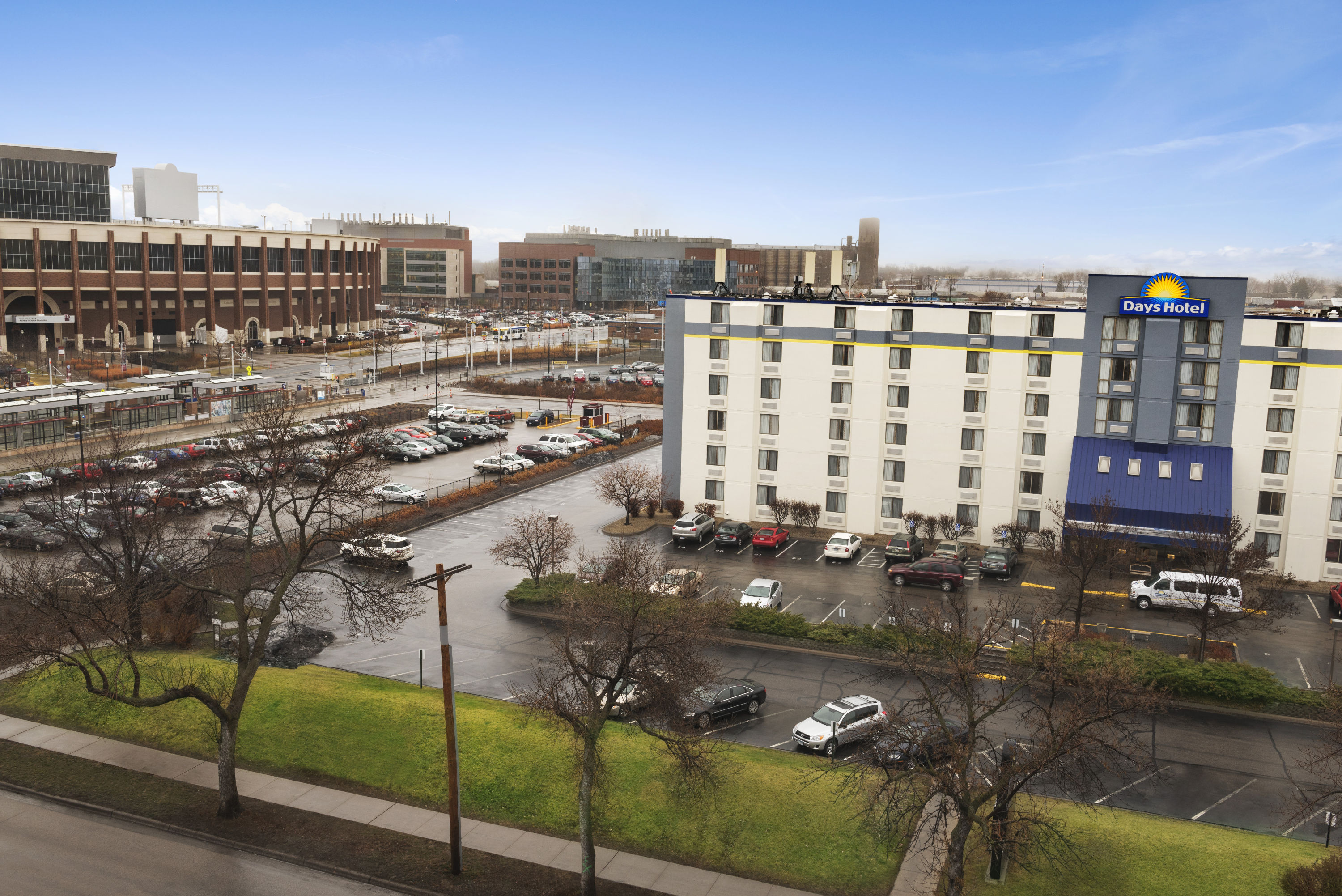 Days Hotel by Wyndham University Ave SE | Minneapolis, MN Hotels